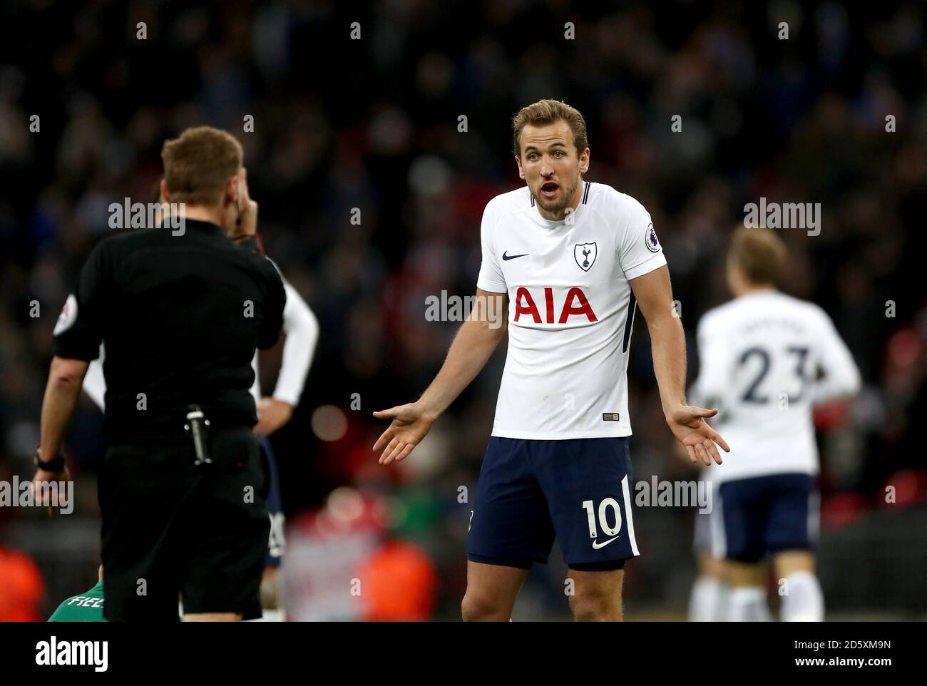 Tottenham hotspurs harry kane gestures hi-res stock photography and ...