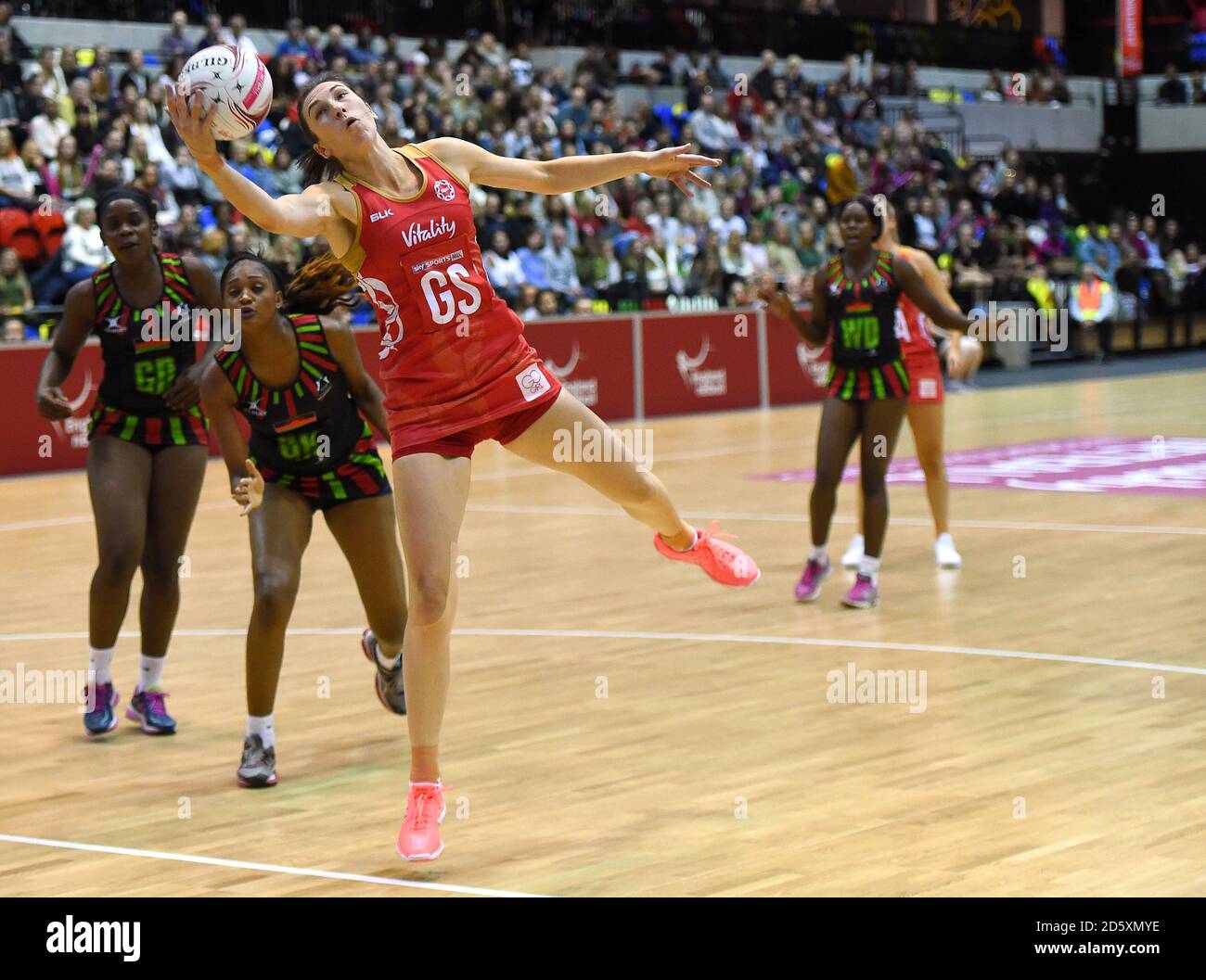 Rachel Dunn on the attack for England Stock Photo - Alamy