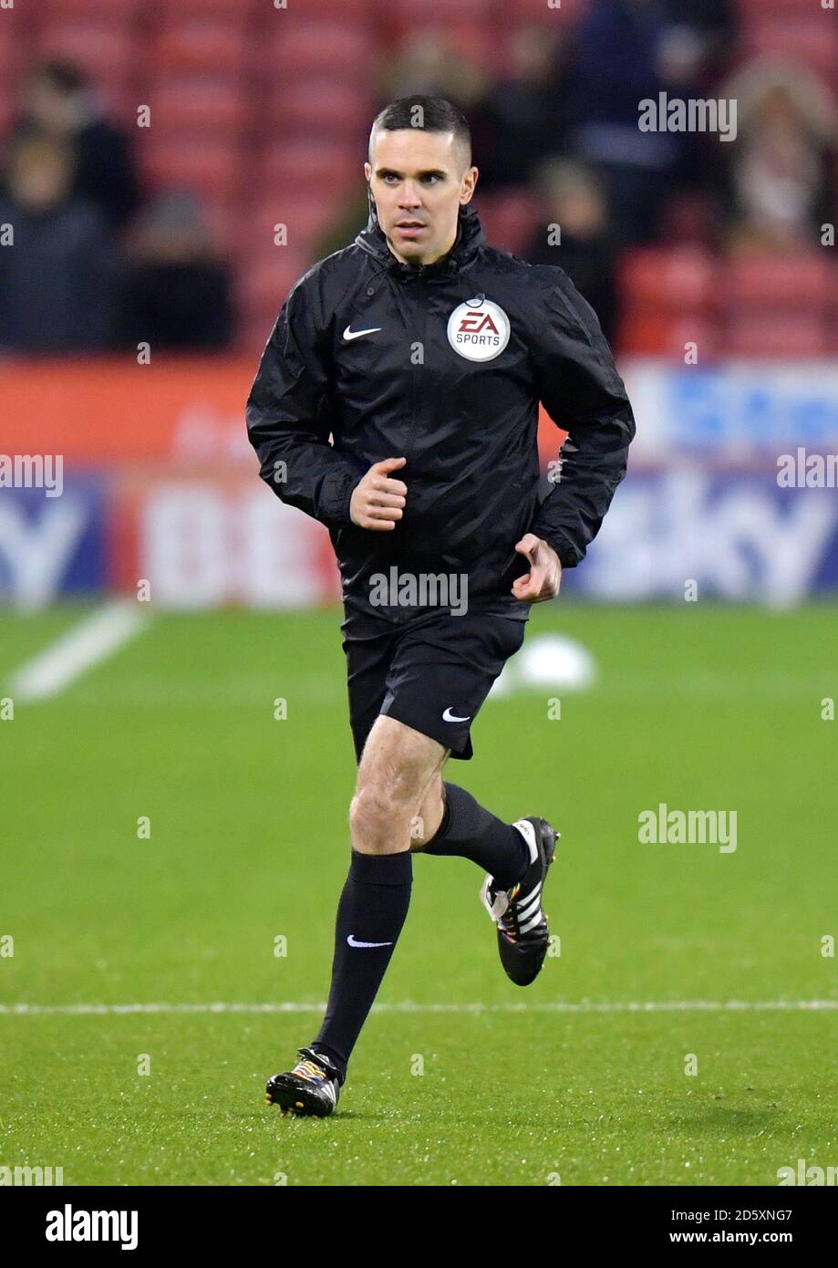 Assistant referee Nick Hopton Stock Photo - Alamy