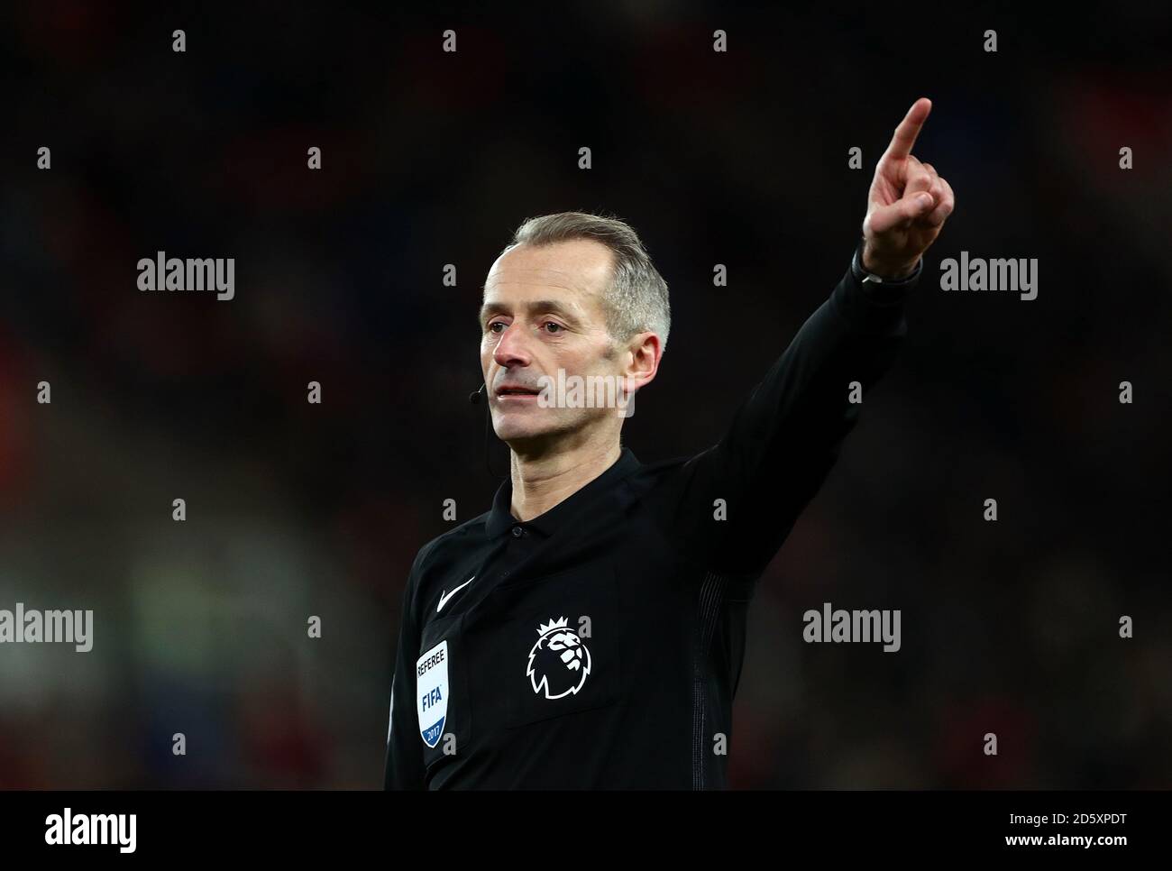 English league referee martin atkinson hi-res stock photography and ...