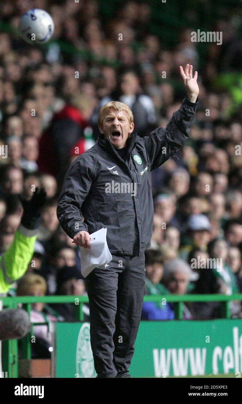 Glasgow celtic manager gordon strachan hi-res stock photography and ...