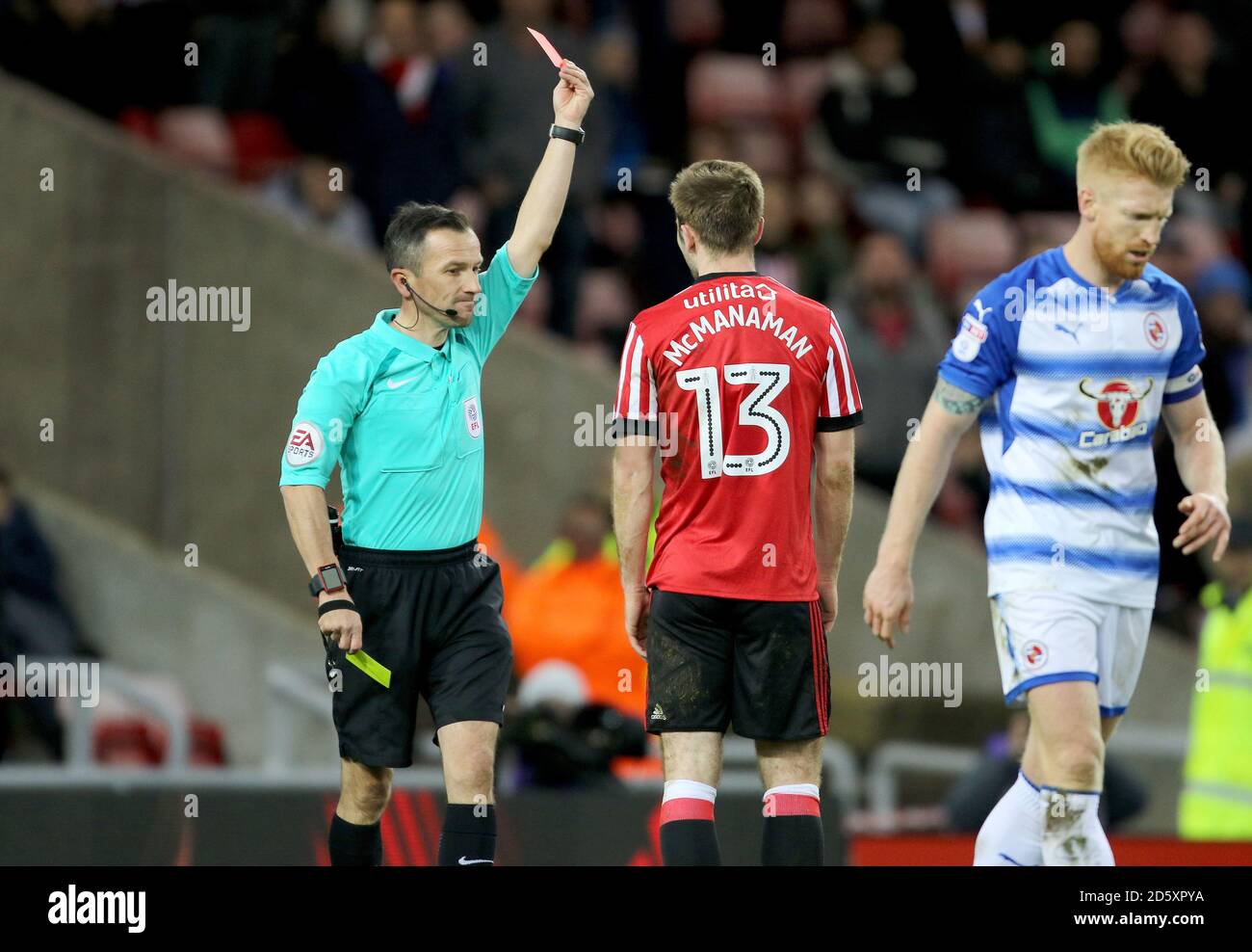 Sunderland's Callum McManaman is sent off by referee Keith Stroud Stock ...
