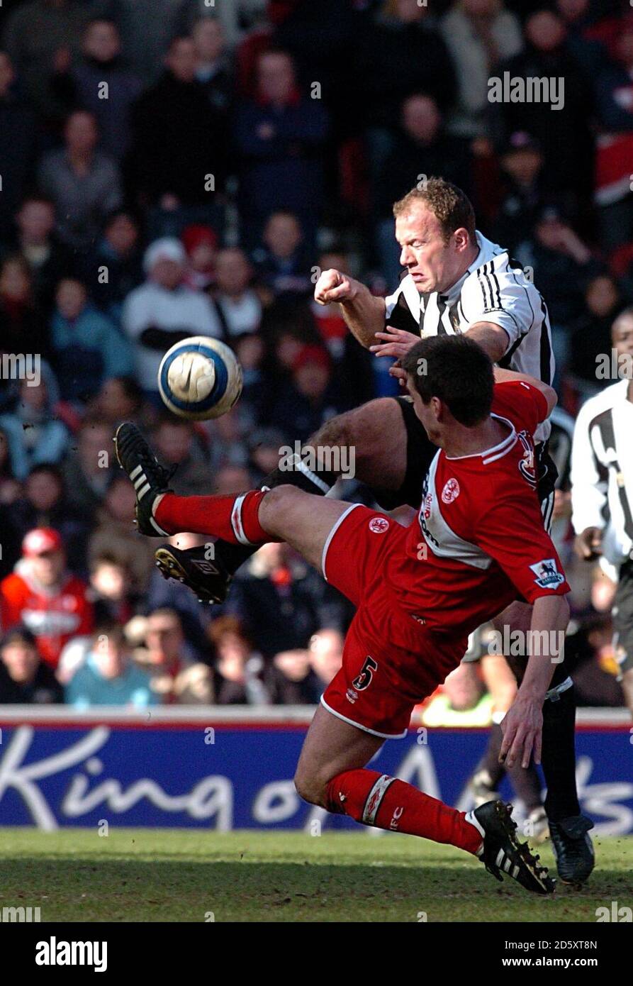Middlesbrough's Chris Riggott and Newcastle United's Alan Shearer Stock ...