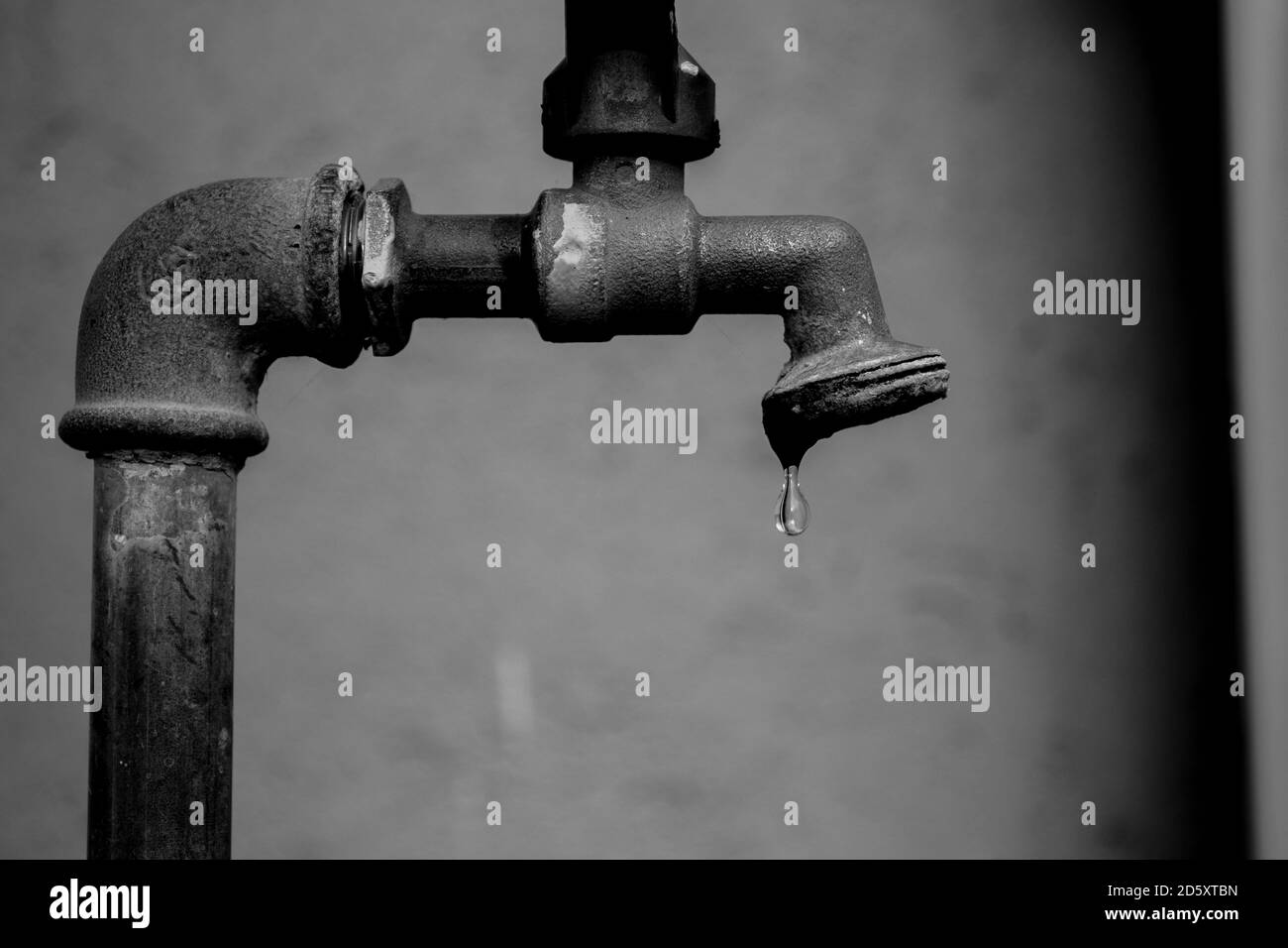 Last drop hi-res stock photography and images - Alamy