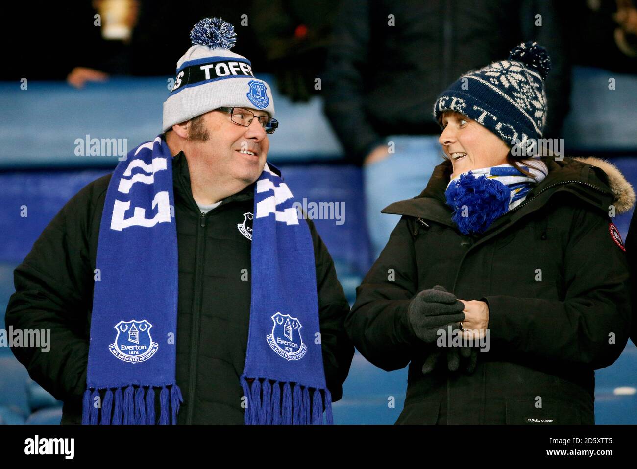 Everton logo hi-res stock photography and images - Alamy