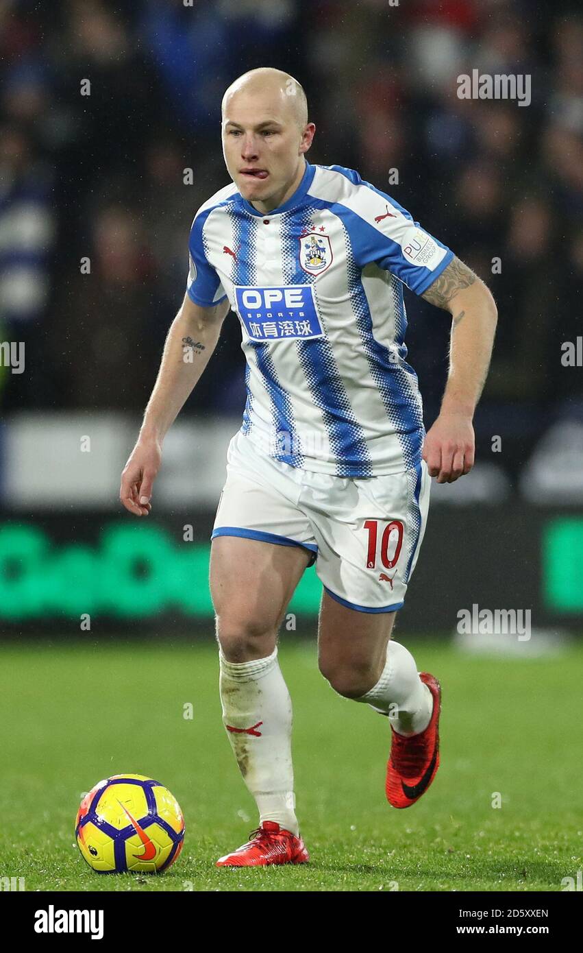 Huddersfield towns aaron mooy hi-res stock photography and images - Alamy