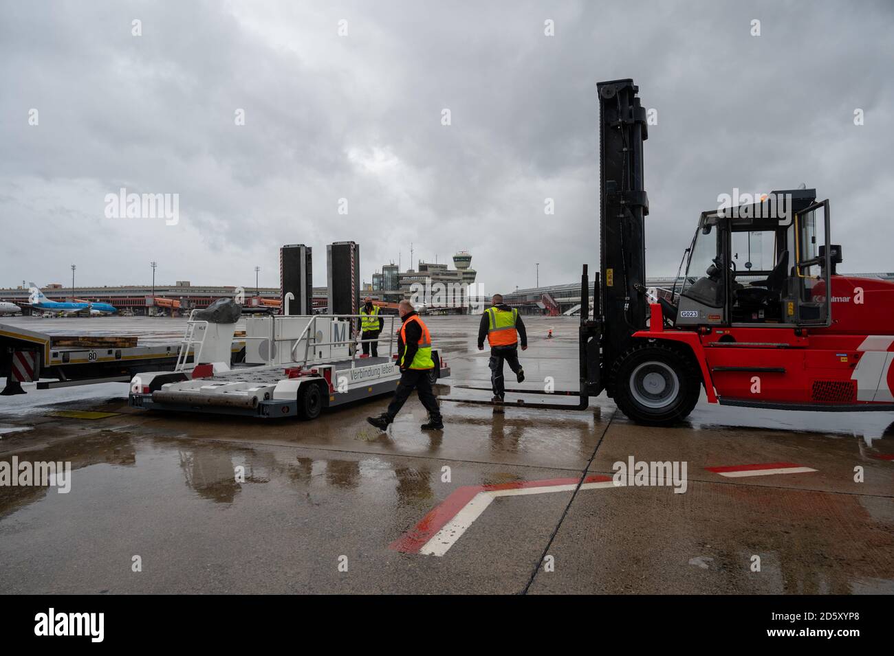 Highloader hi-res stock photography and images - Alamy