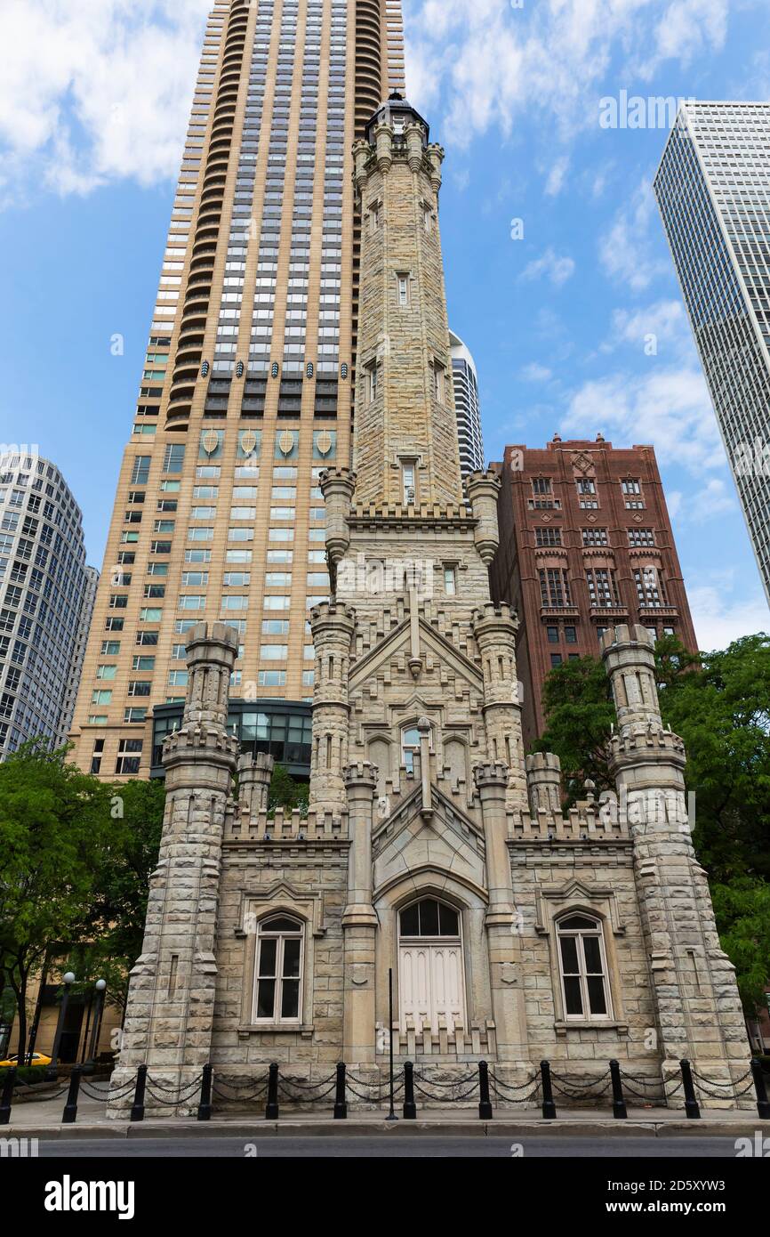 Old chicago water tower hi-res stock photography and images - Alamy