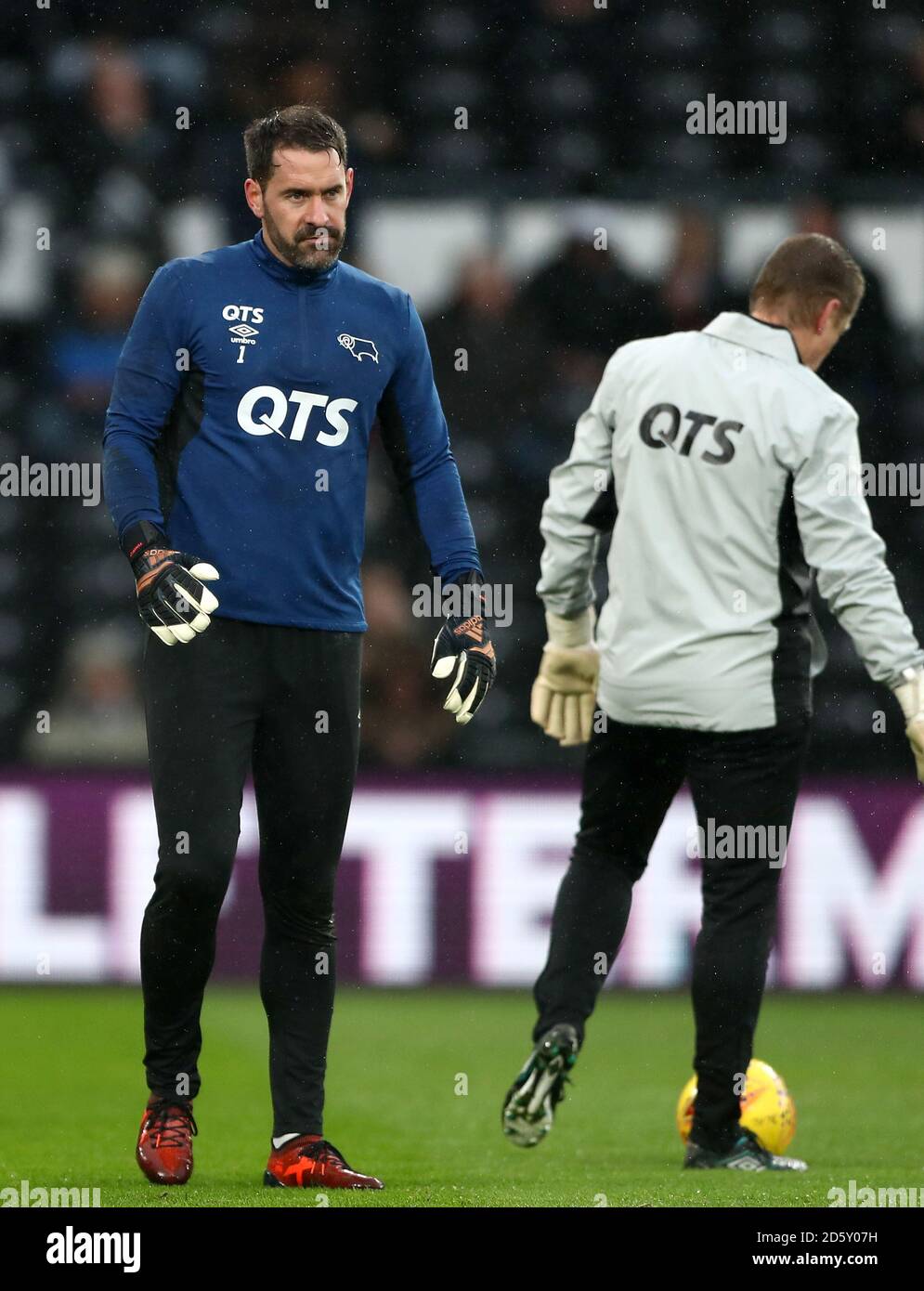 Derby county goalkeeper scott carson hi-res stock photography and ...
