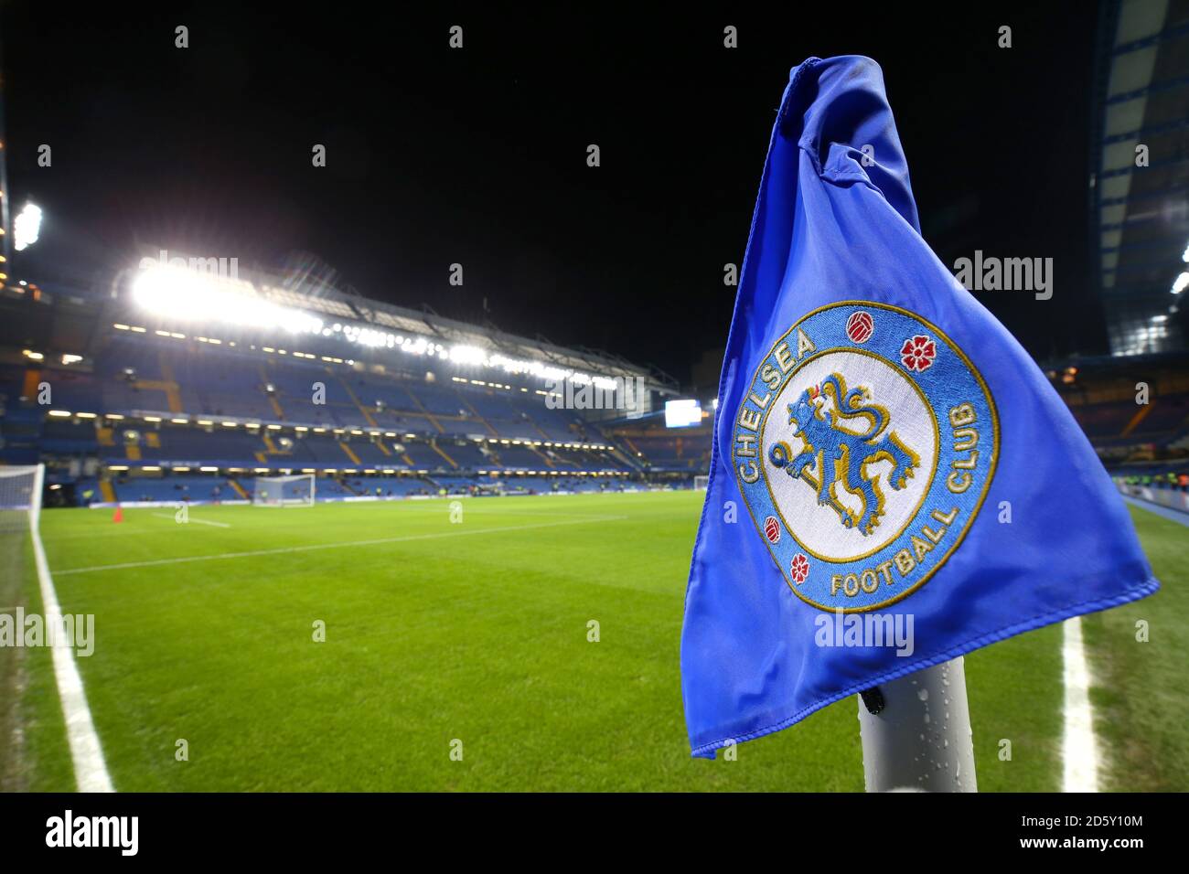 Chelsea corner flag hi-res stock photography and images - Alamy