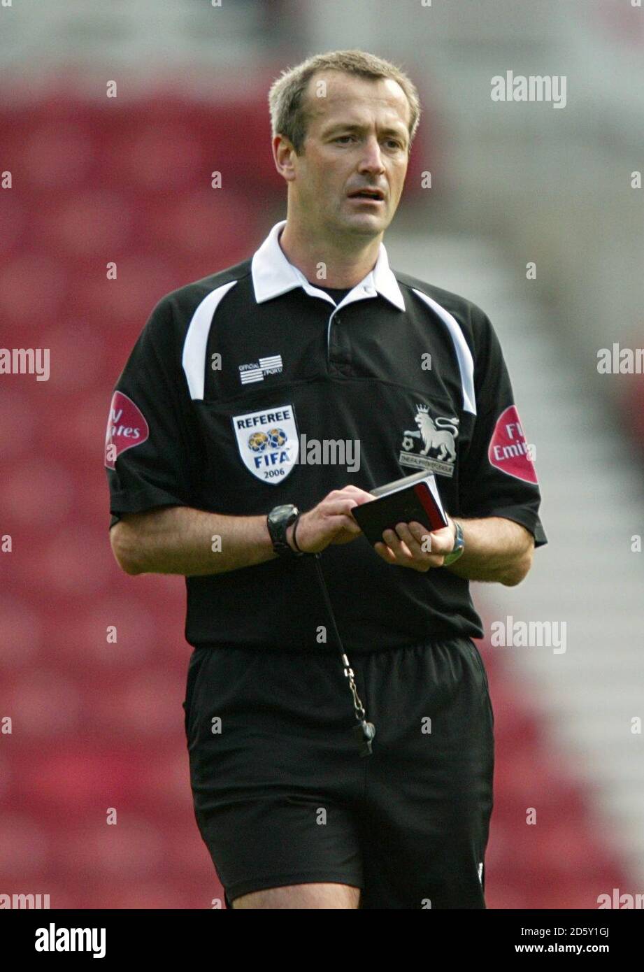 Martin Atkinson, referee Stock Photo - Alamy