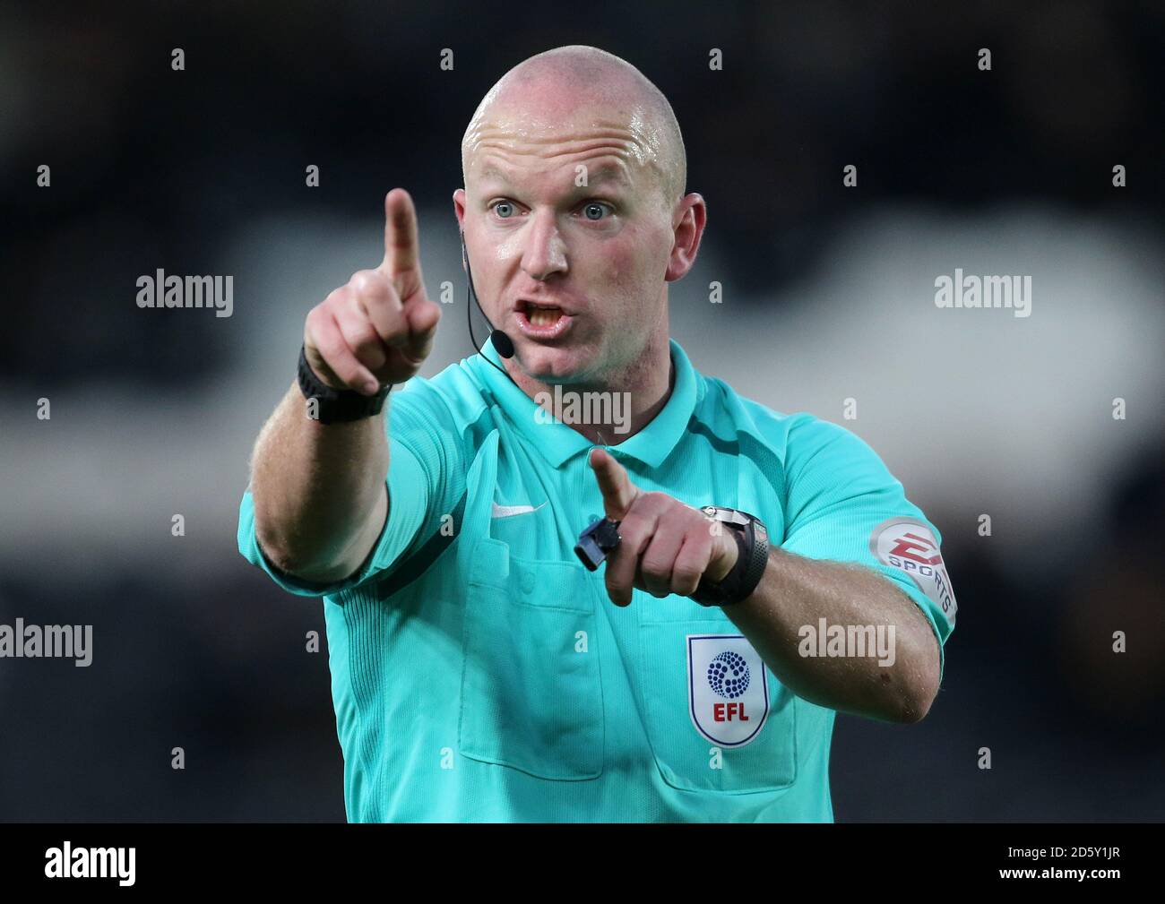 Match referee Simon Hooper Stock Photo - Alamy
