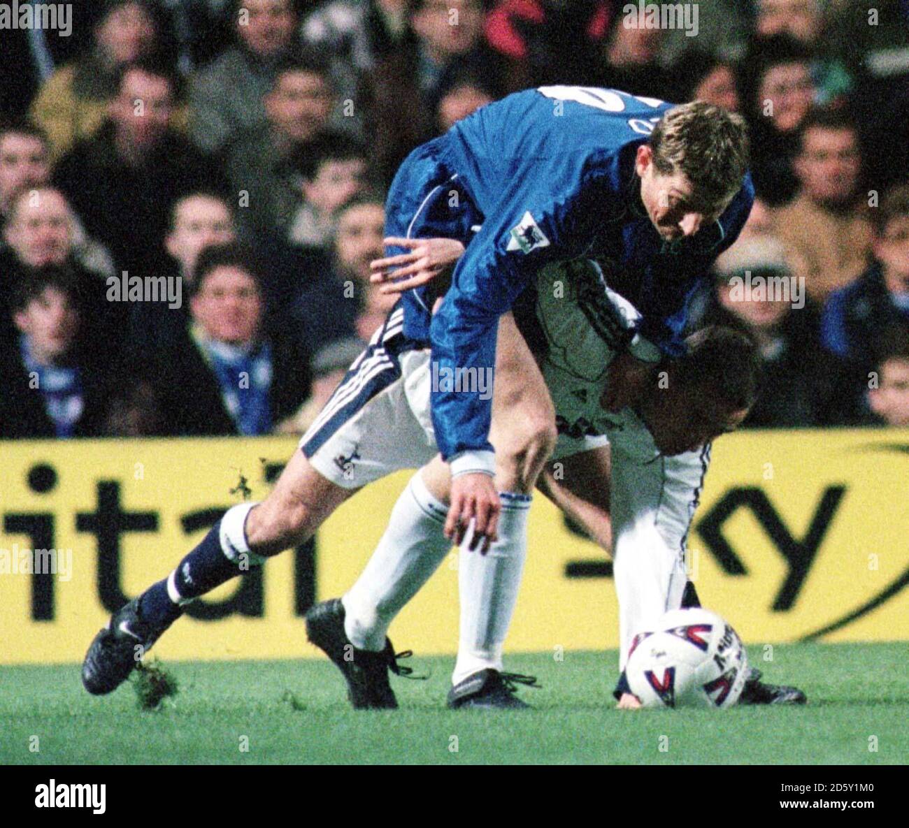 Chelseas tore andre flo hi-res stock photography and images - Alamy