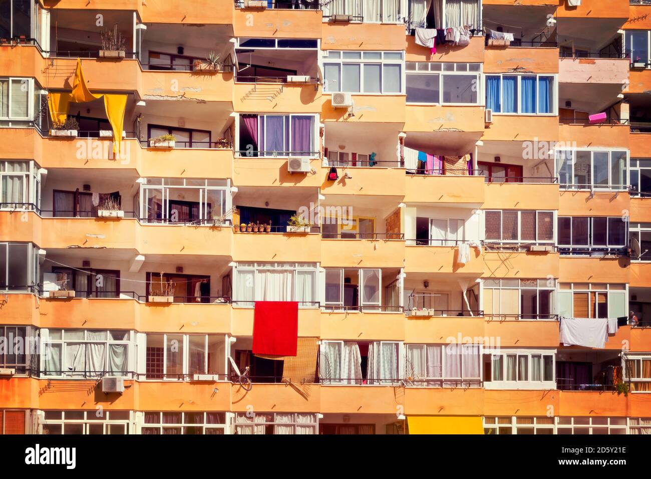 Recessed balconies hi-res stock photography and images - Alamy