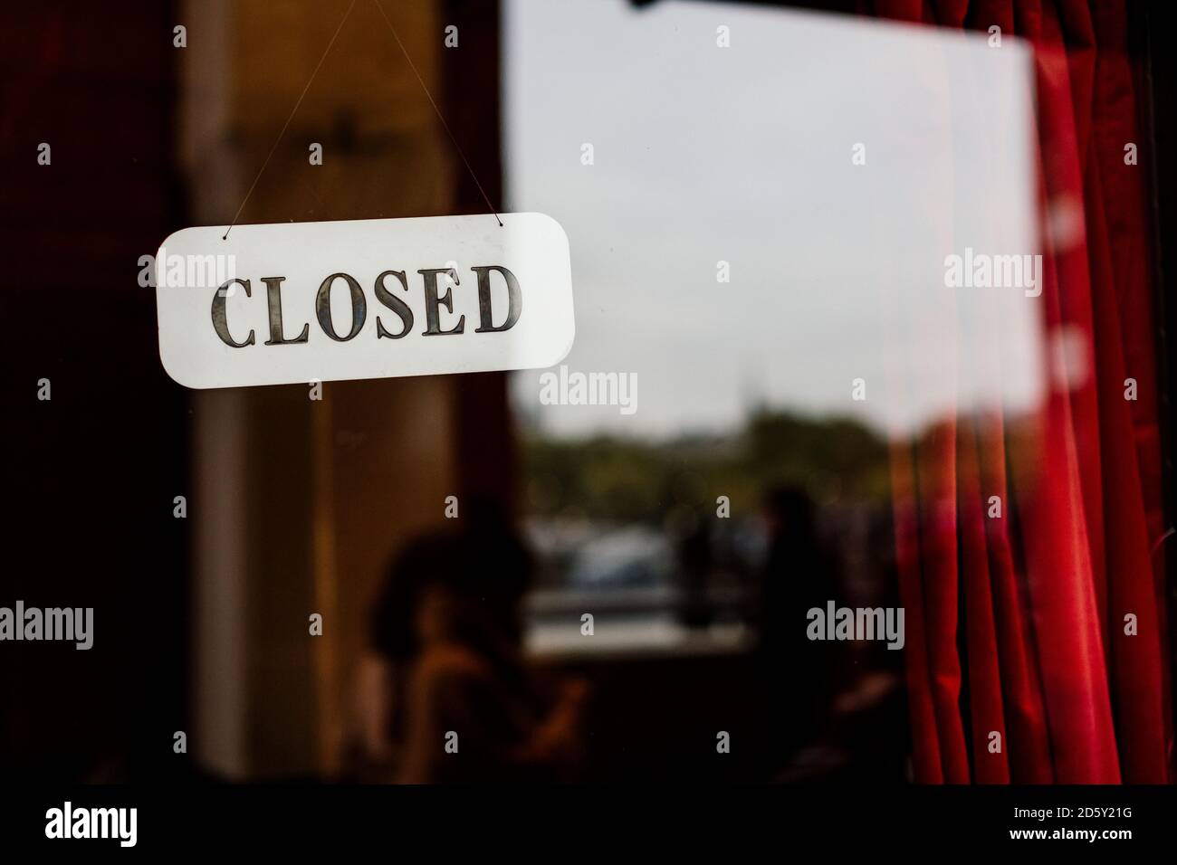 Restaurant closed sign hi-res stock photography and images - Alamy