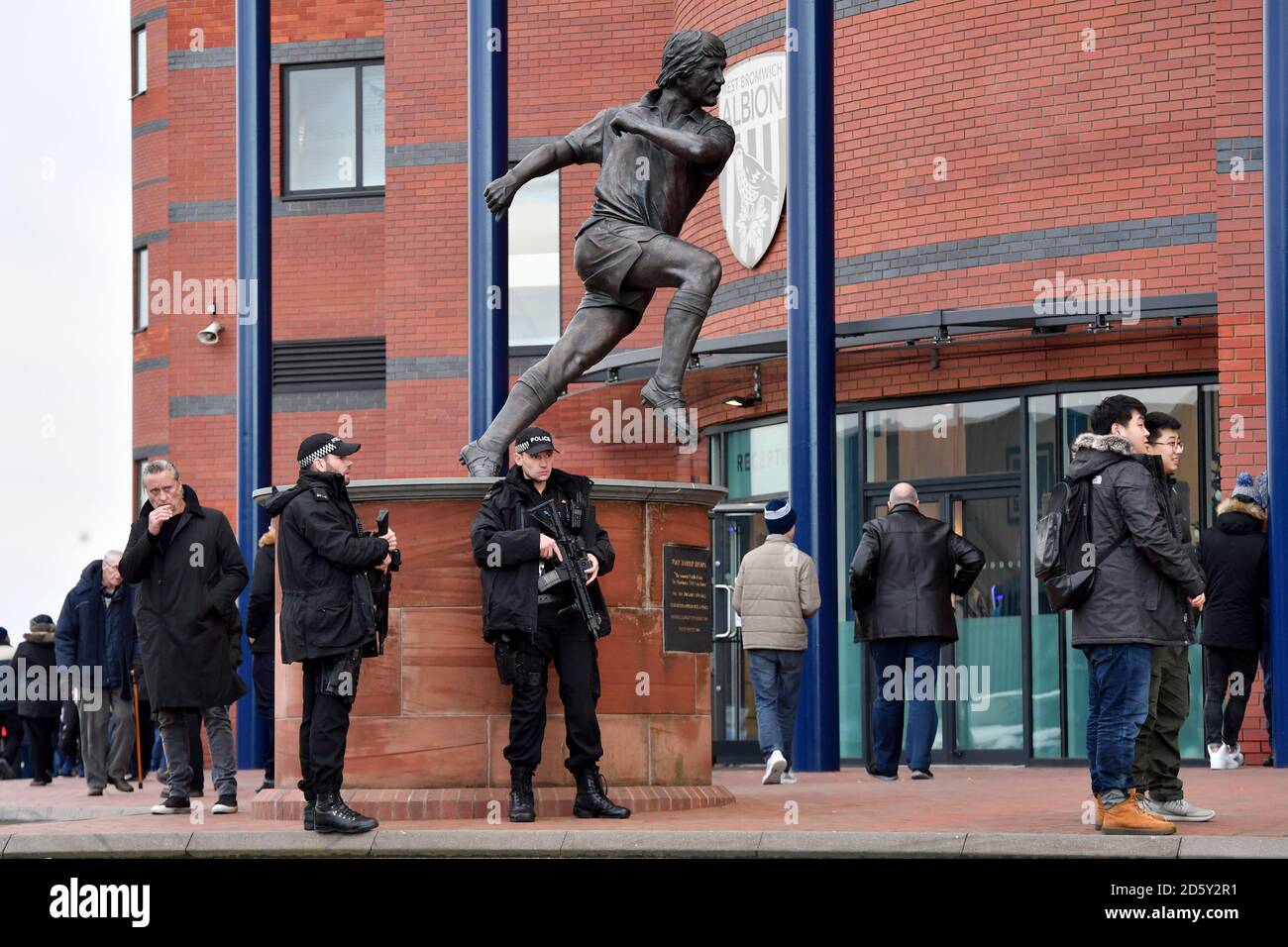 Soccer fans police hi-res stock photography and images - Alamy