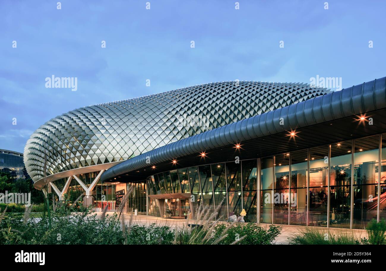 Singapore, Esplanade Theatres on the Bay Stock Photo - Alamy