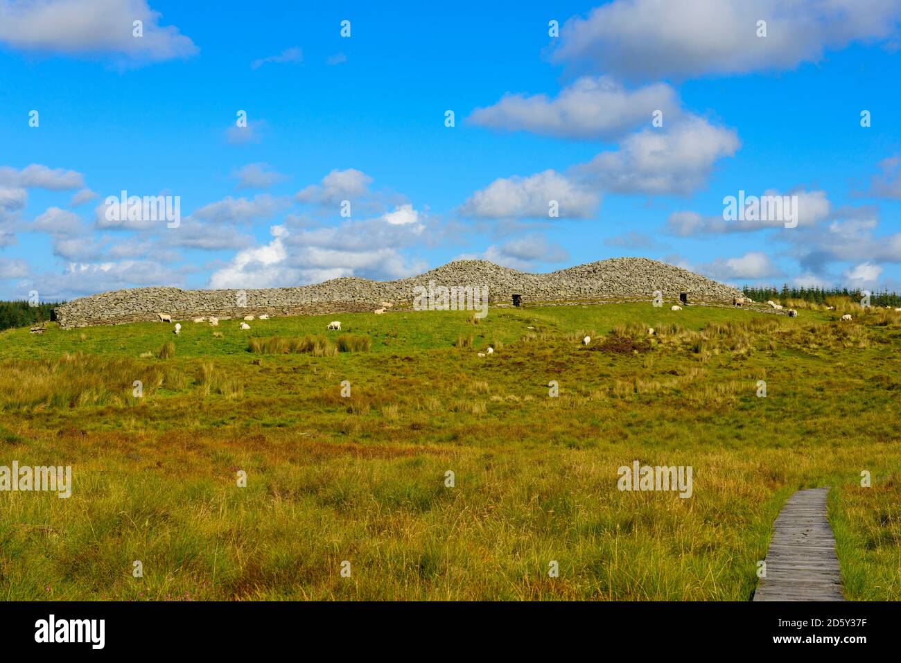 Burial cairns hi-res stock photography and images - Alamy