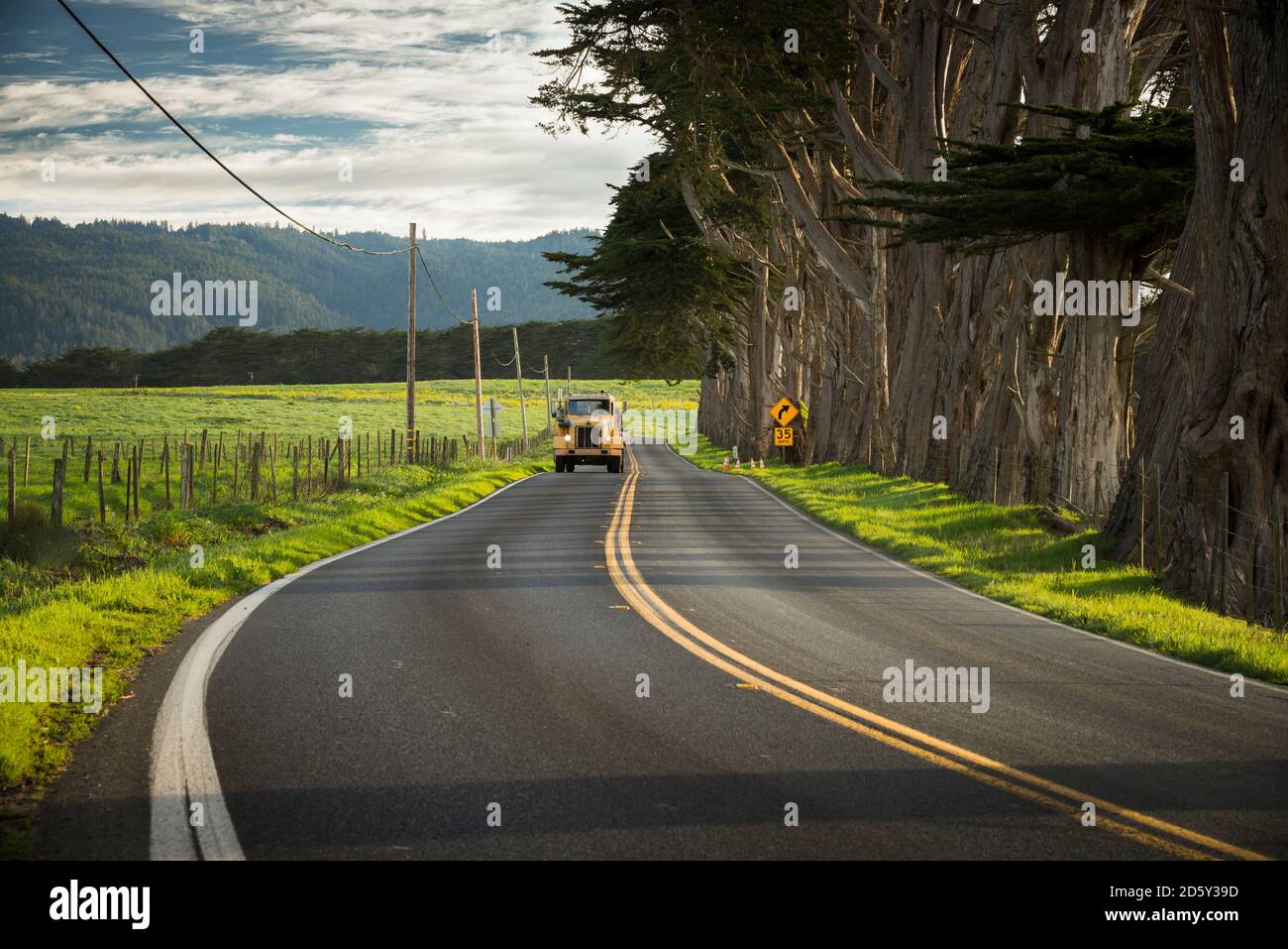 Truck on road hi-res stock photography and images - Alamy