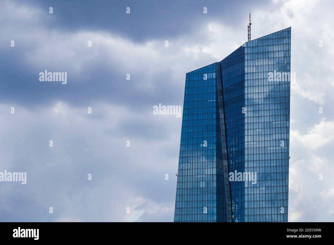 Upper part modern skyscraper hi-res stock photography and images - Alamy