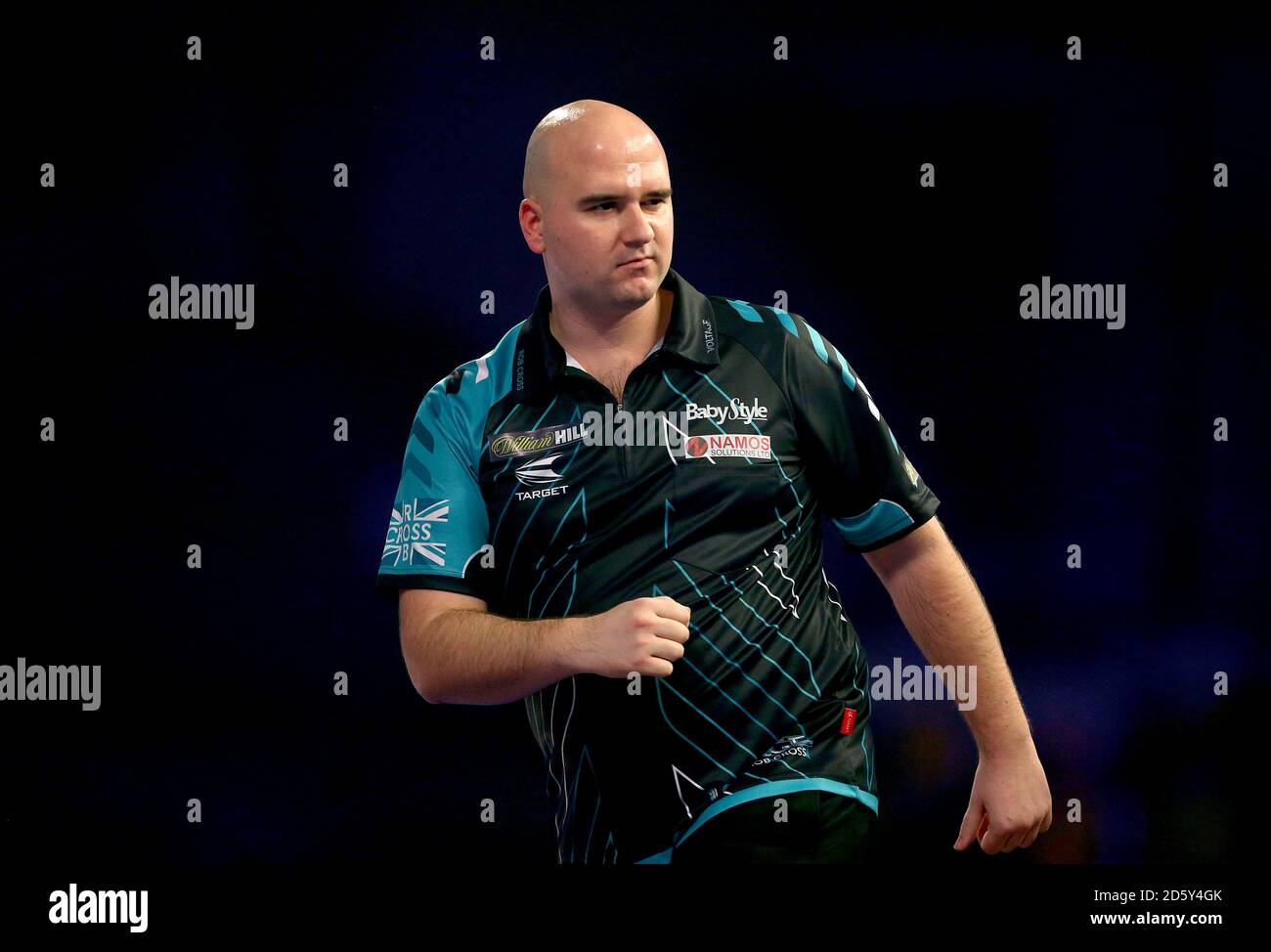 Rob cross darts hi-res stock photography and images - Alamy