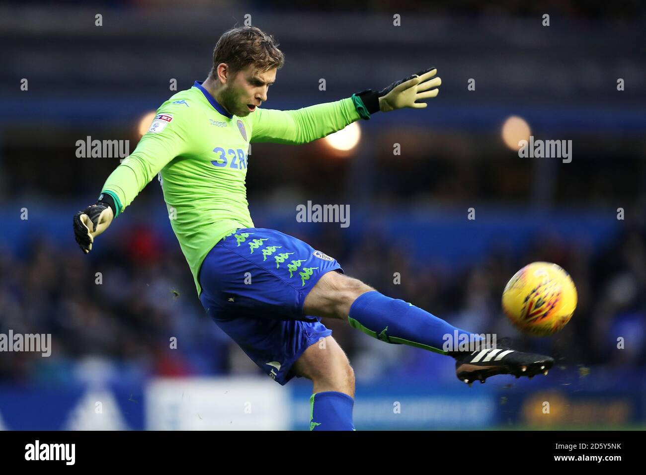 Leeds United goalkeeper Felix Wiedwald Stock Photo - Alamy