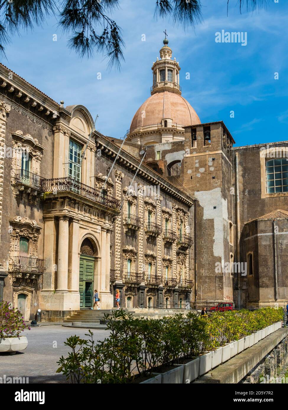Library university of italy hi-res stock photography and images - Alamy