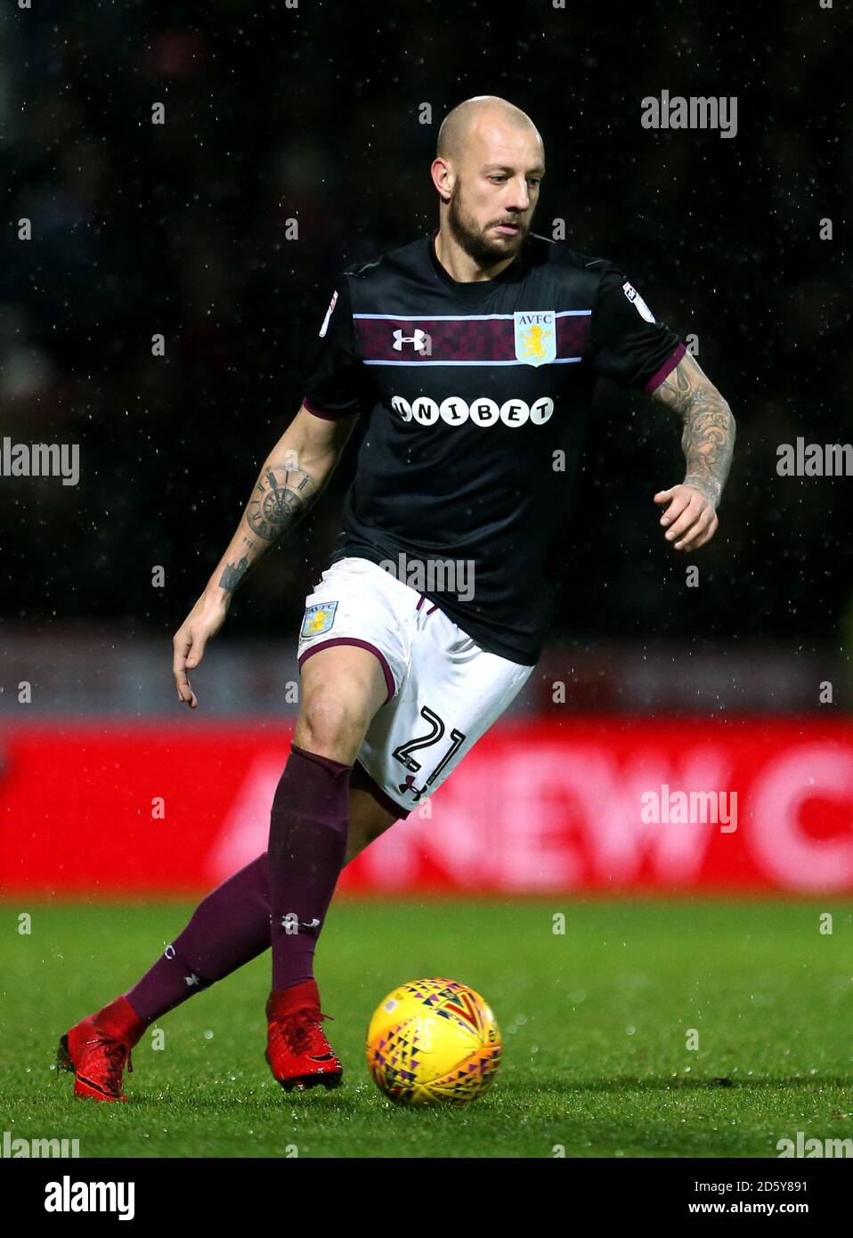 Aston Villa's Alan Hutton Stock Photo - Alamy
