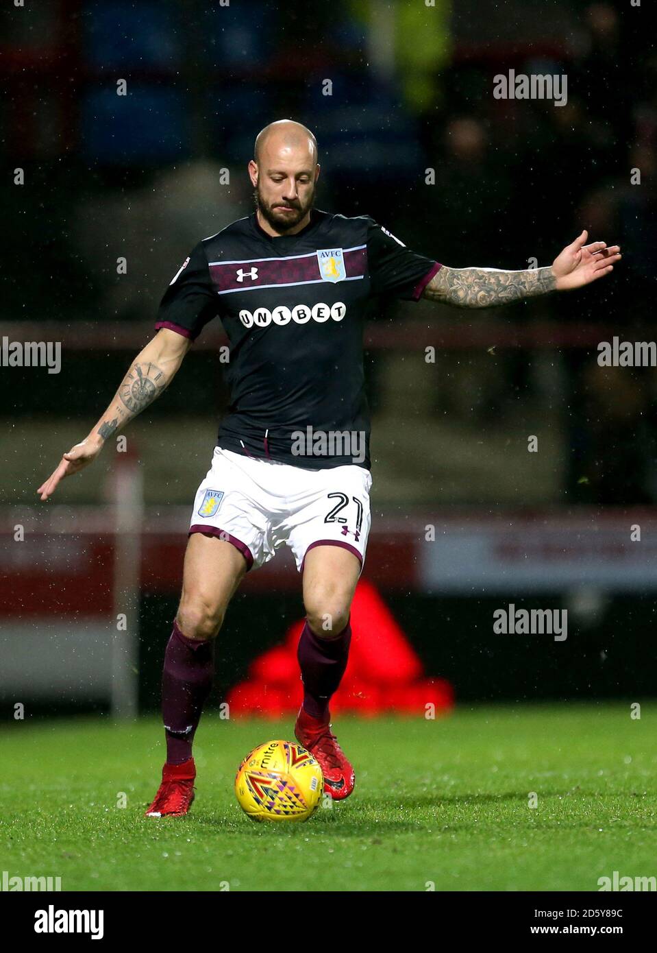 Aston Villa's Alan Hutton Stock Photo - Alamy