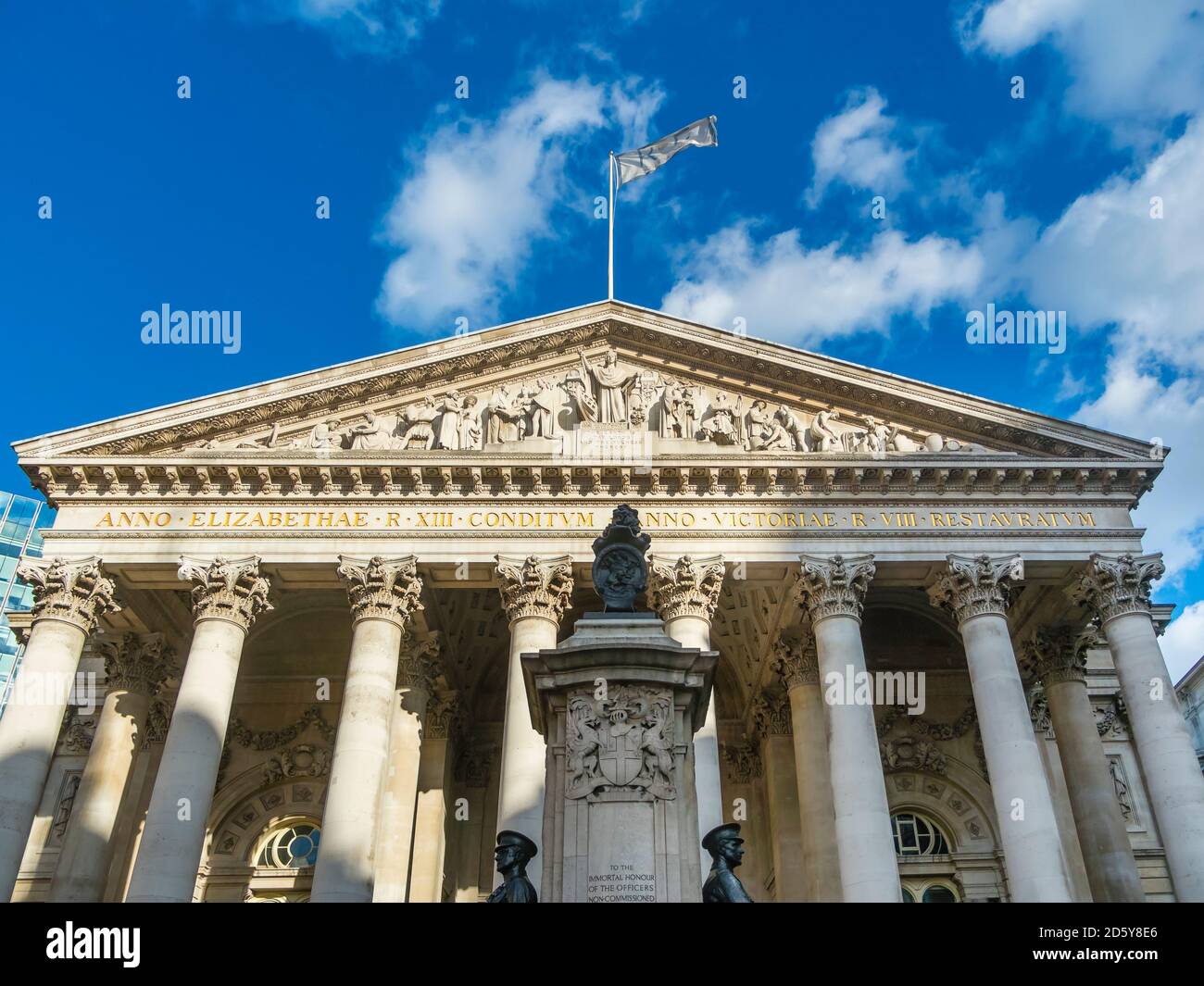 Historical view bank england hi-res stock photography and images - Alamy