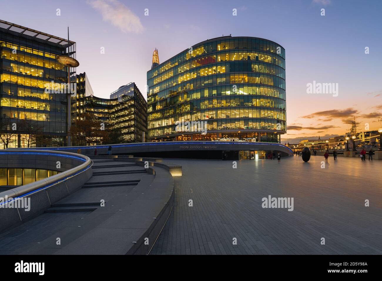 Office buildings uk hi-res stock photography and images - Alamy