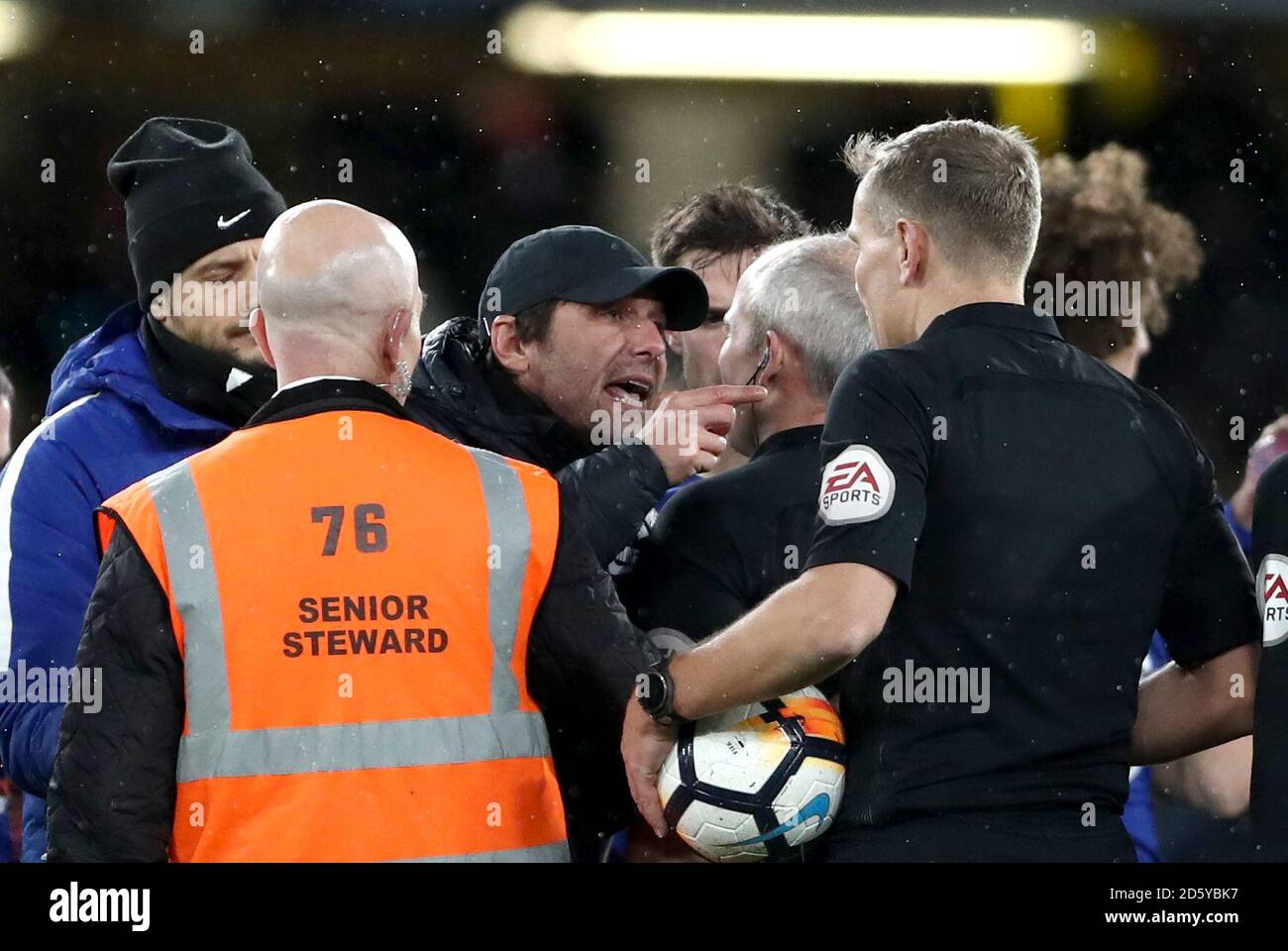 English football referee and manager hi-res stock photography and ...