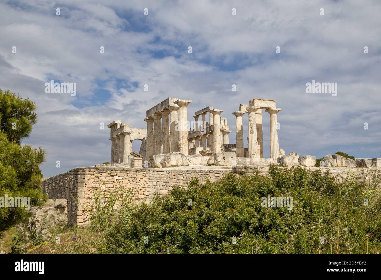 Greece, Aegina, view to ruin of temple of Aphaea Stock Photo - Alamy