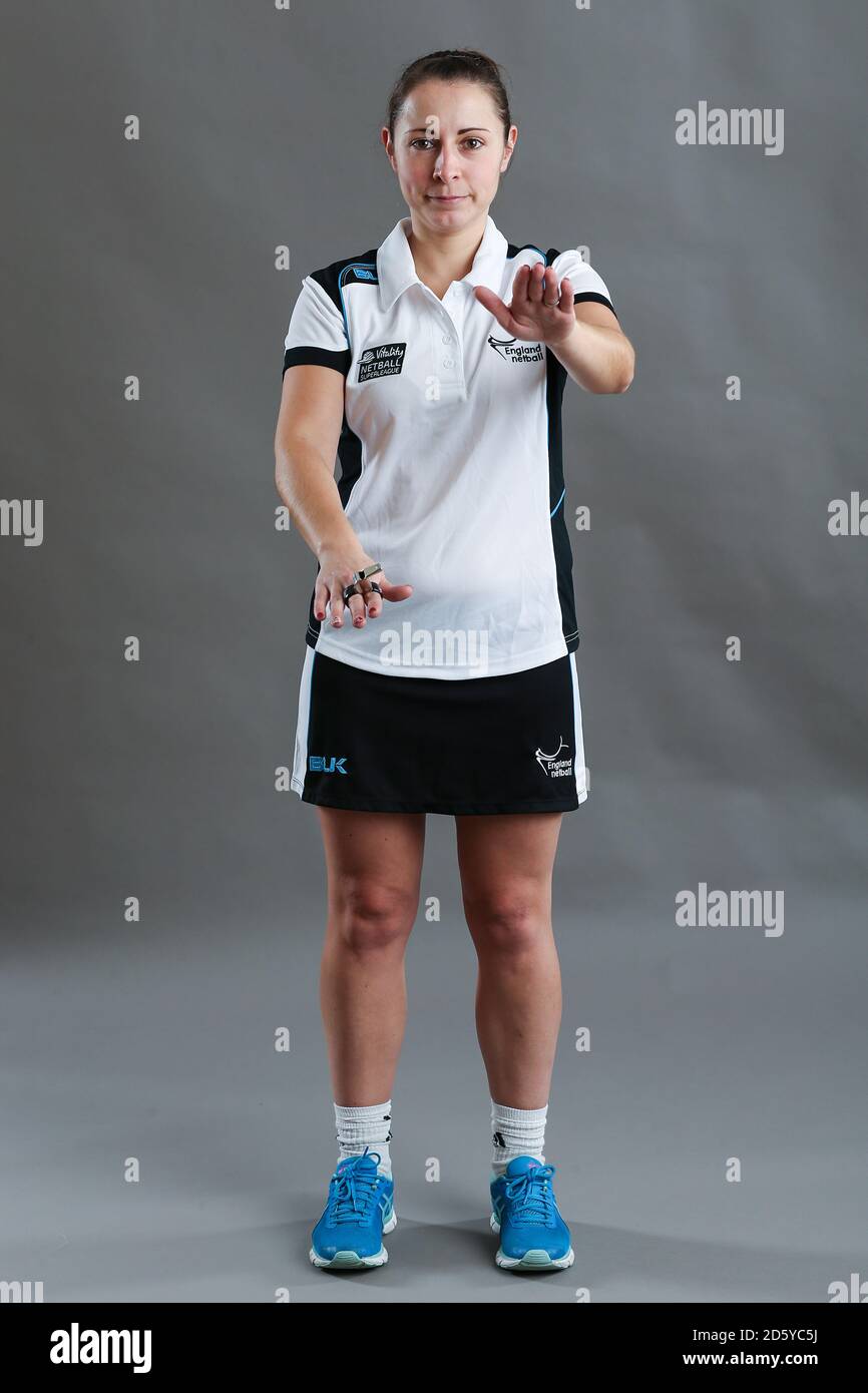 Umpire Kate Mann signalling footwork Stock Photo - Alamy