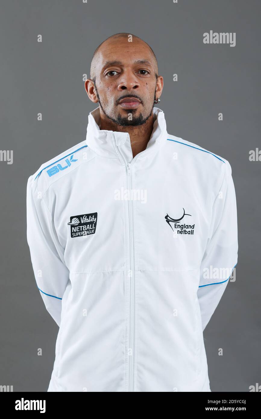 Umpire Ian Fuller Stock Photo - Alamy