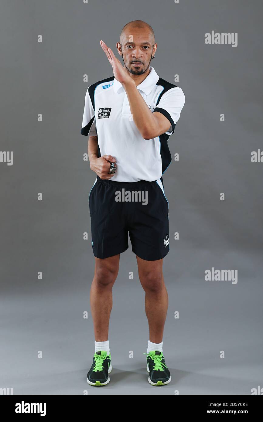Umpire Ian Fuller signalling intimidation Stock Photo - Alamy