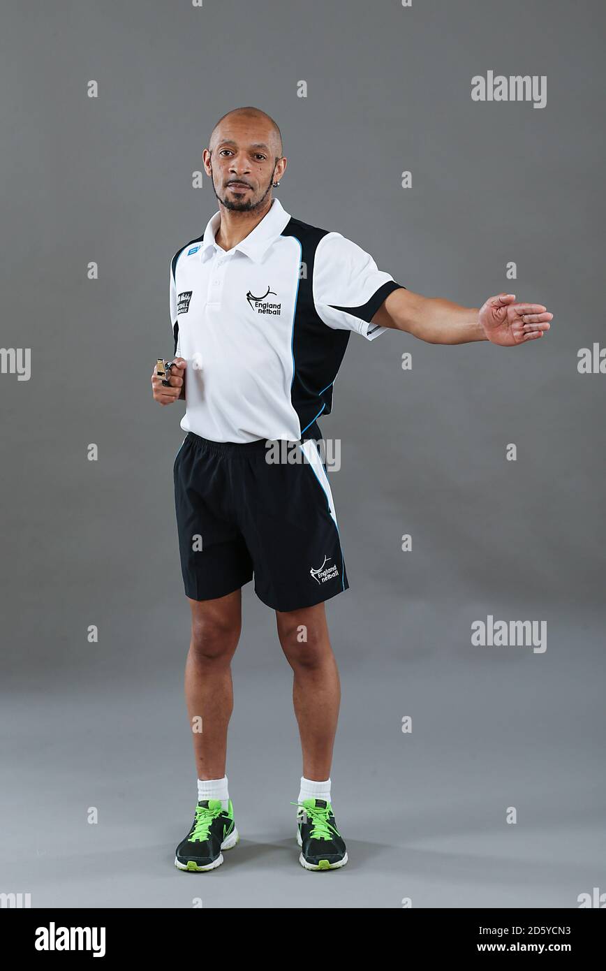Umpire Ian Fuller signalling advantage Stock Photo - Alamy