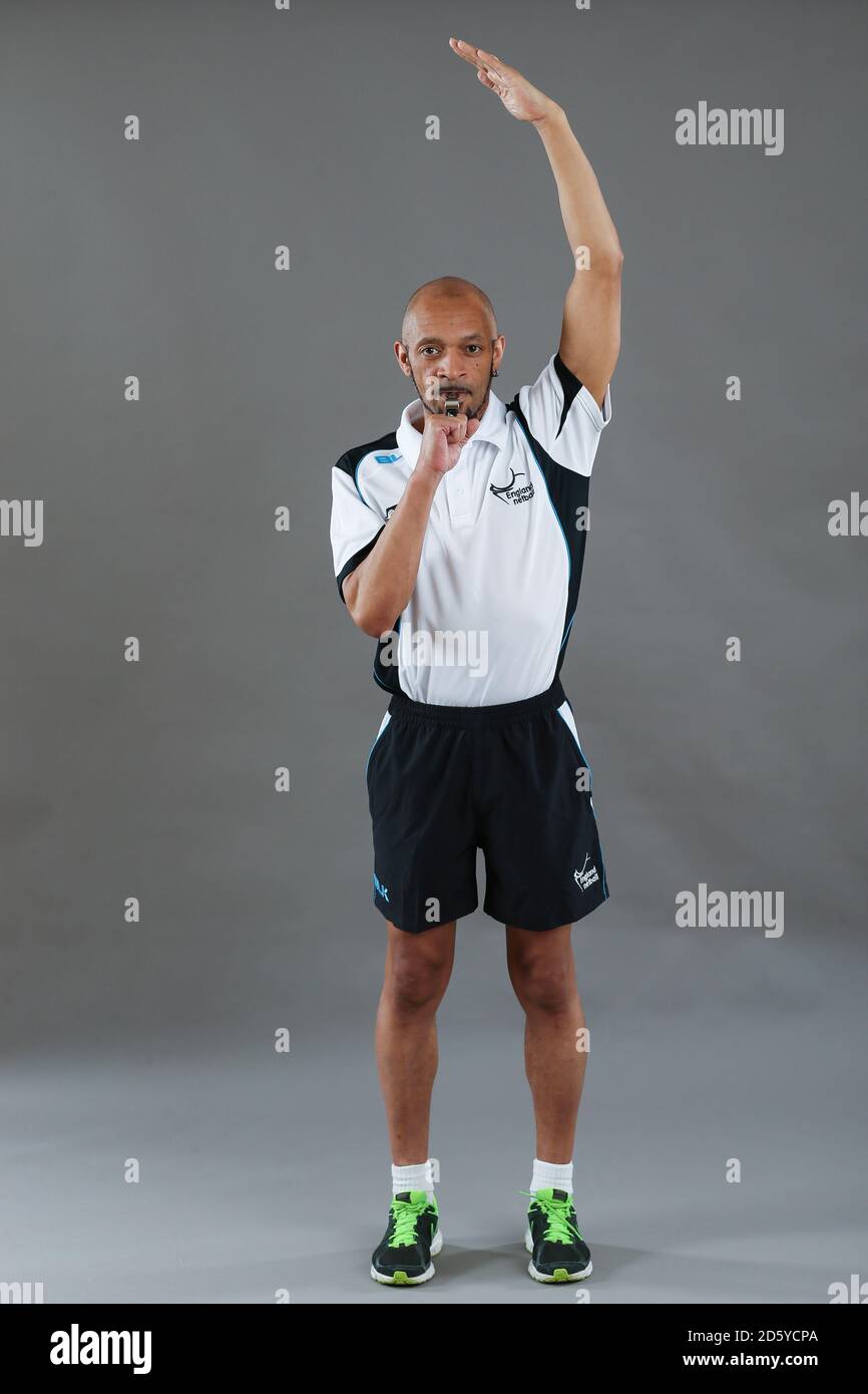 Umpire Ian Fuller signalling start/restart of play Stock Photo - Alamy