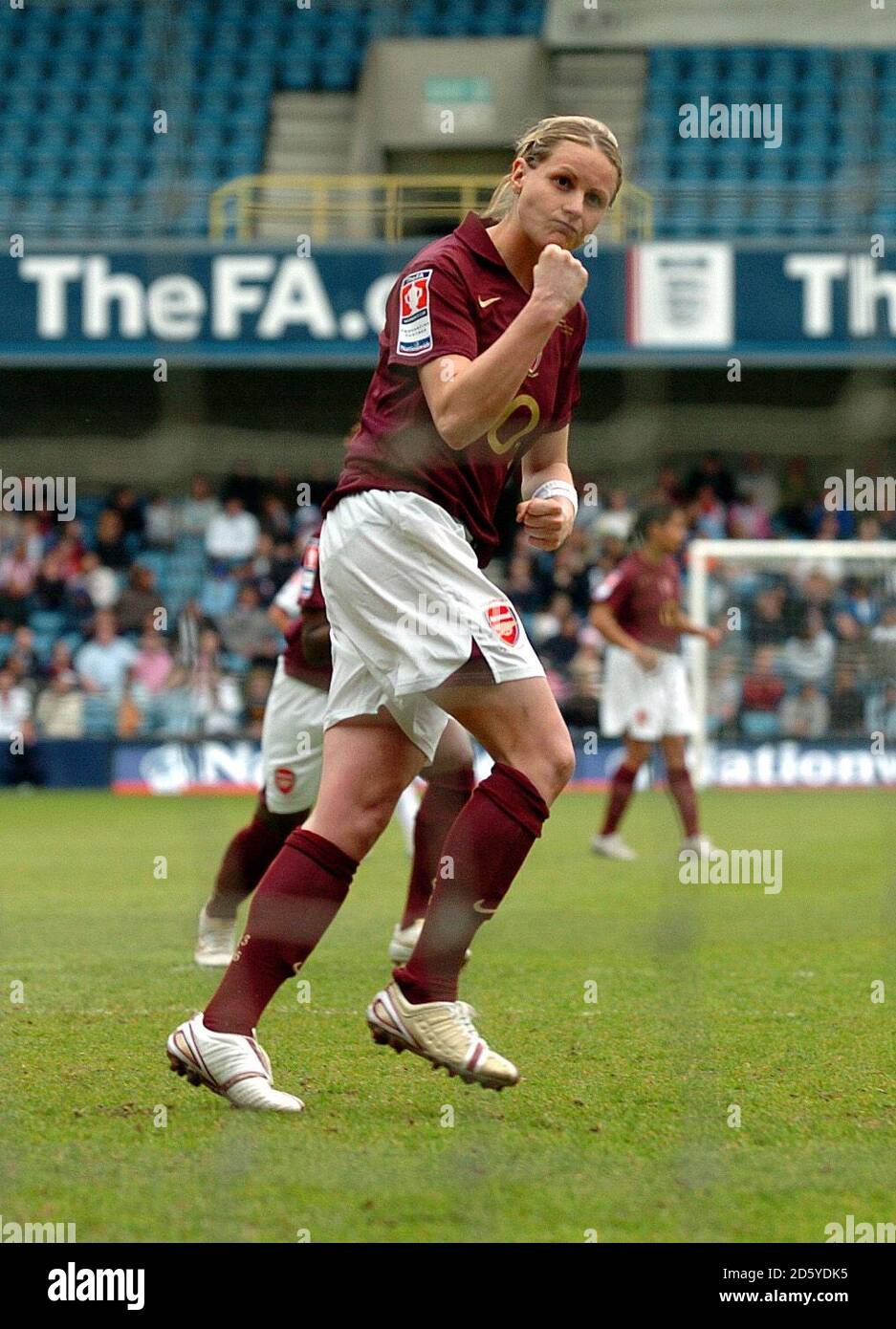 Arsenal's KELLY SMITH CELEBRATERS AFTER SCORING THEIR FORTH GOAL FROM ...