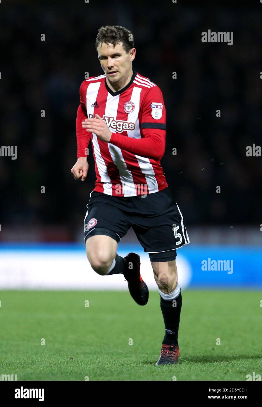 Brentford's Andreas Bjelland Stock Photo - Alamy