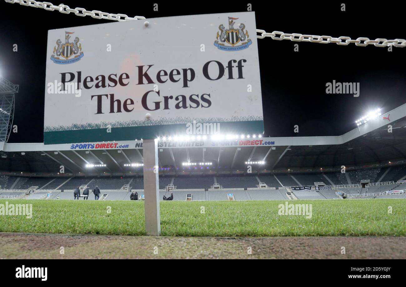 Please keep off the pitch sign hi-res stock photography and images - Alamy