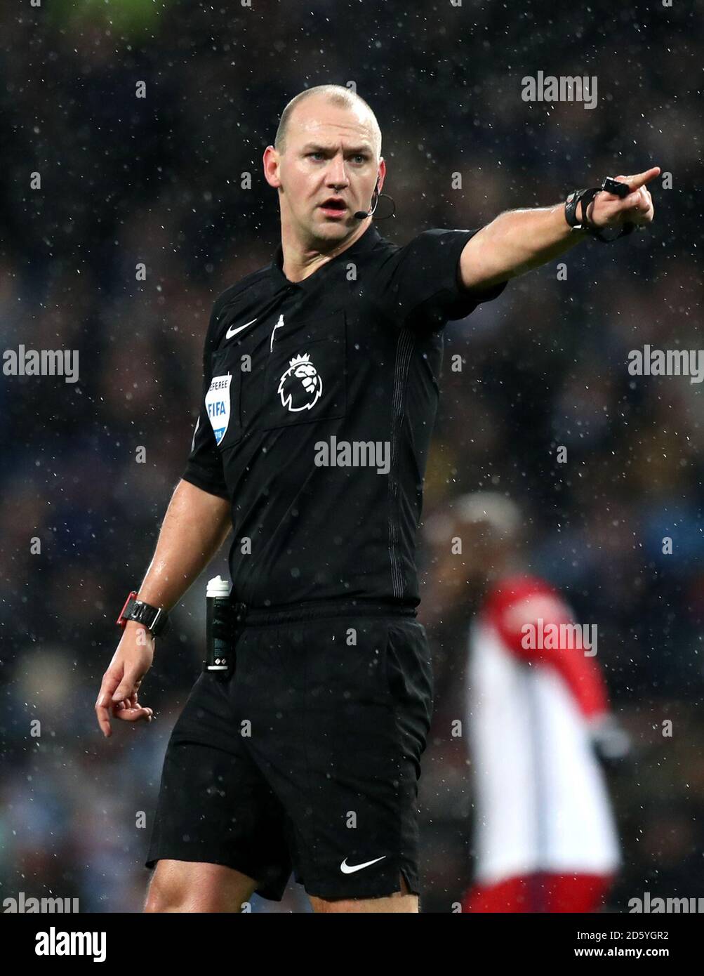 Bobby madley referee hi-res stock photography and images - Alamy