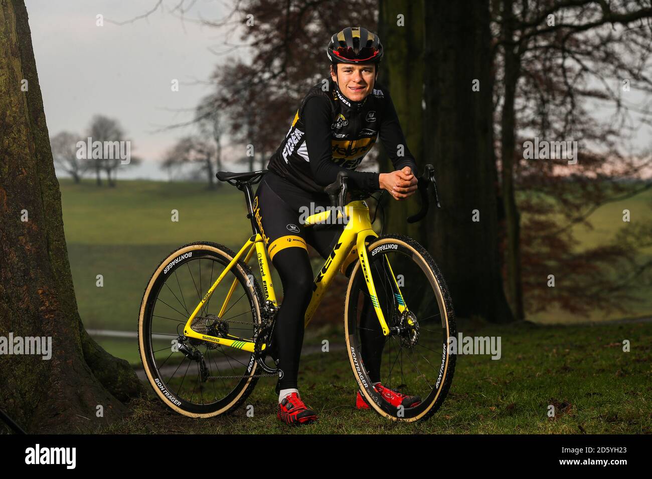 Cyclist Tom Piddock poses with his bike in Leeds Stock Photo - Alamy
