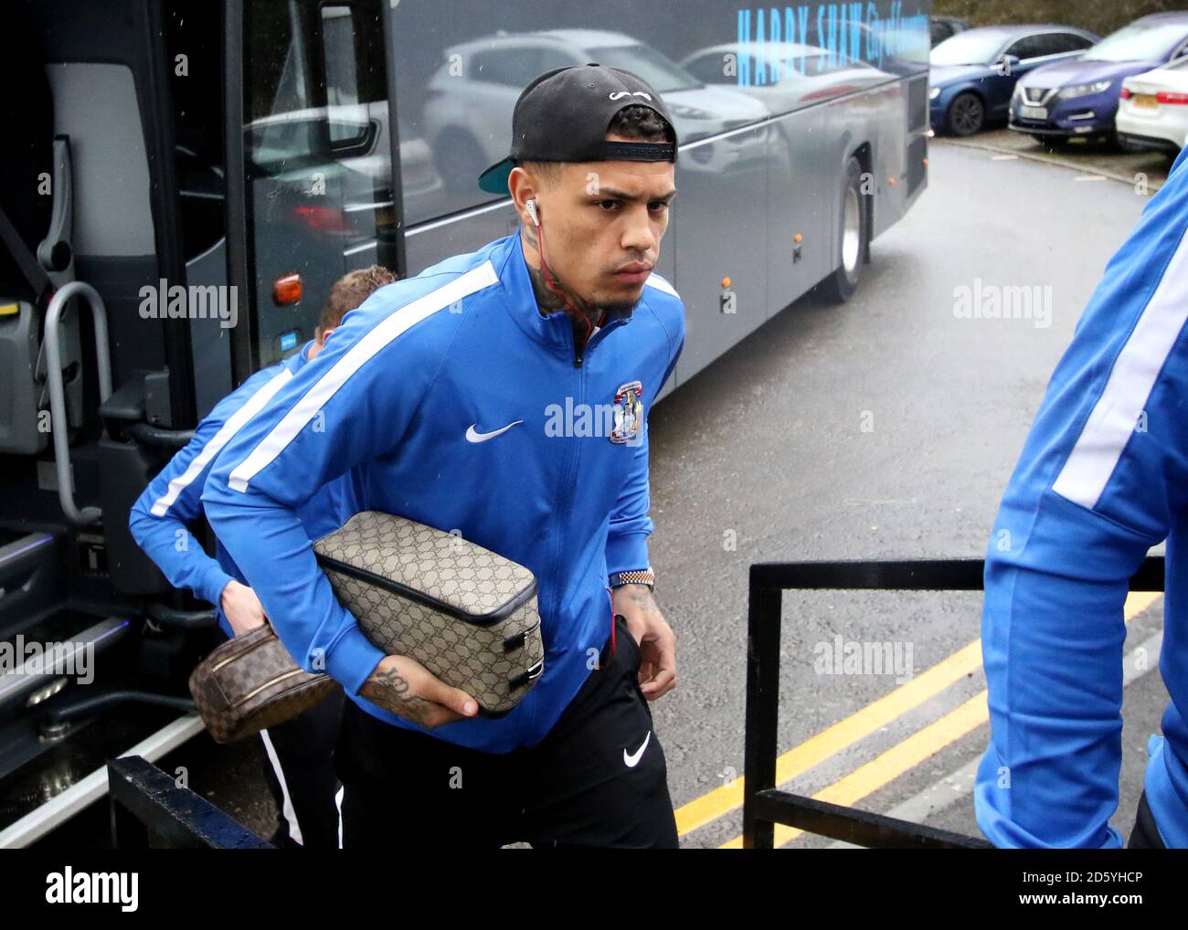 Coventry City's new signing Jonson Clarke-Harris arrives at The New ...