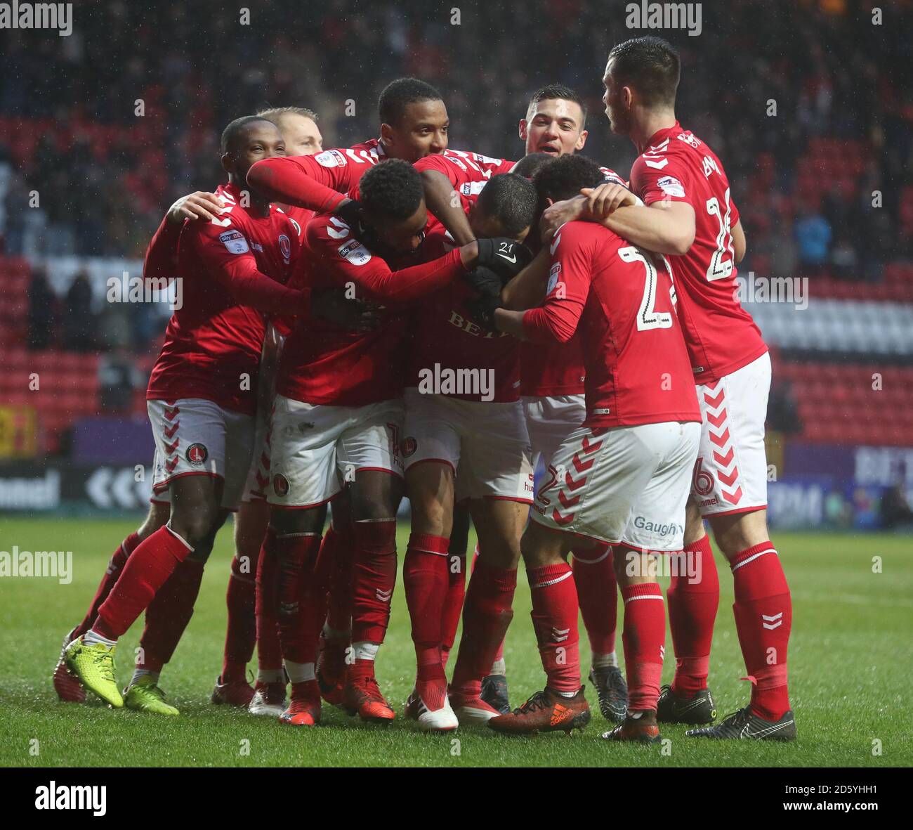 Charlton Athletic players celebrate their first goal Stock Photo - Alamy