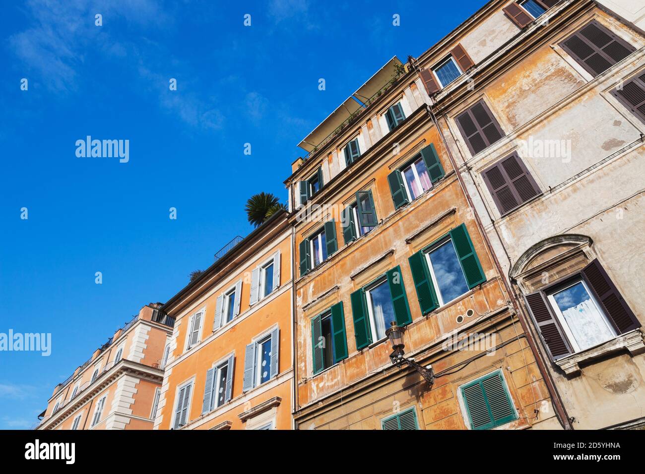 Residential building in rome hi-res stock photography and images - Alamy