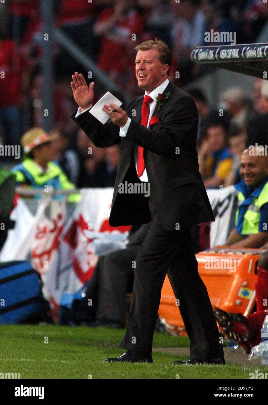 Manager middlesbrough football club hi-res stock photography and images ...