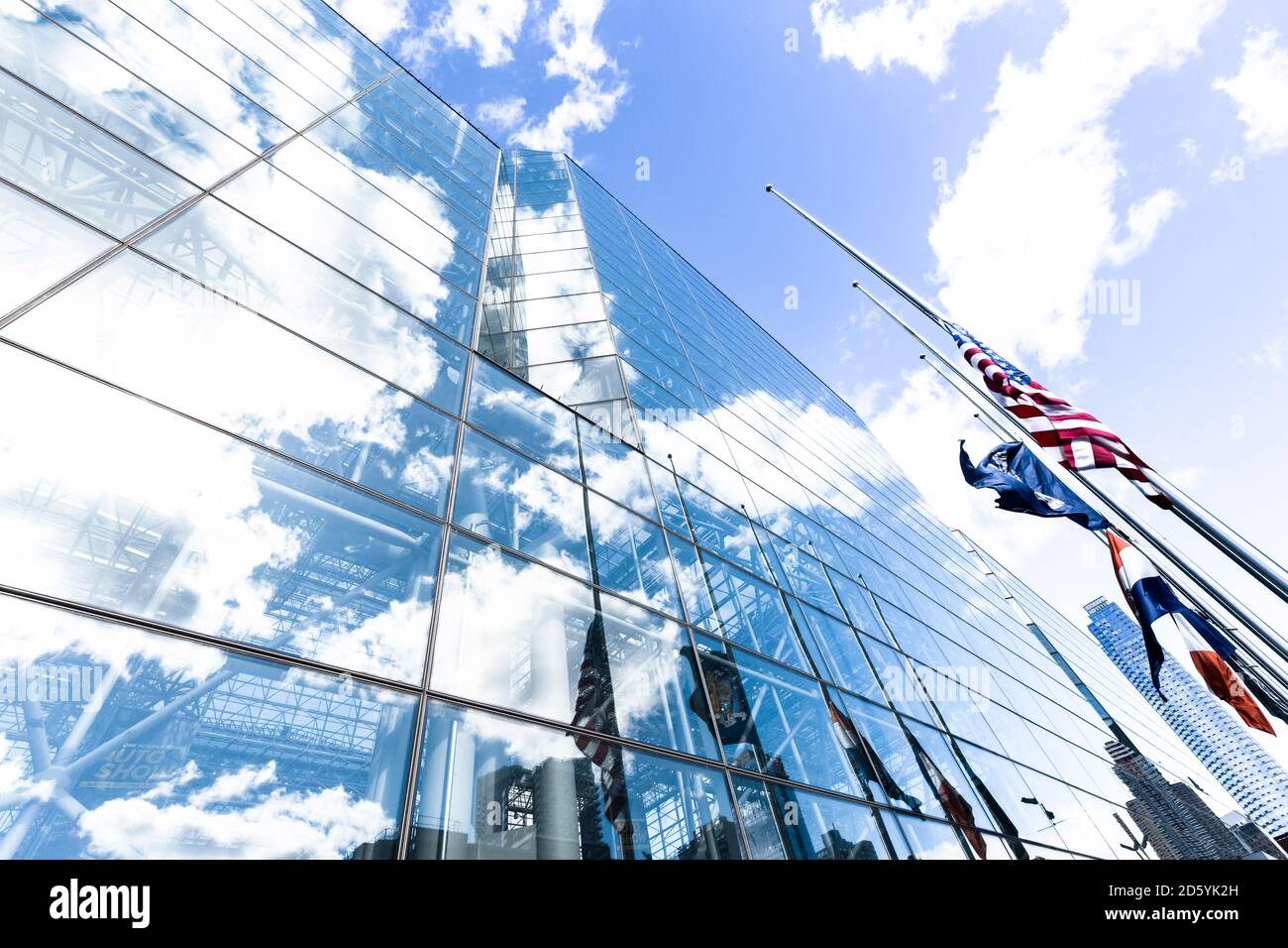 New trade fair building hi-res stock photography and images - Alamy