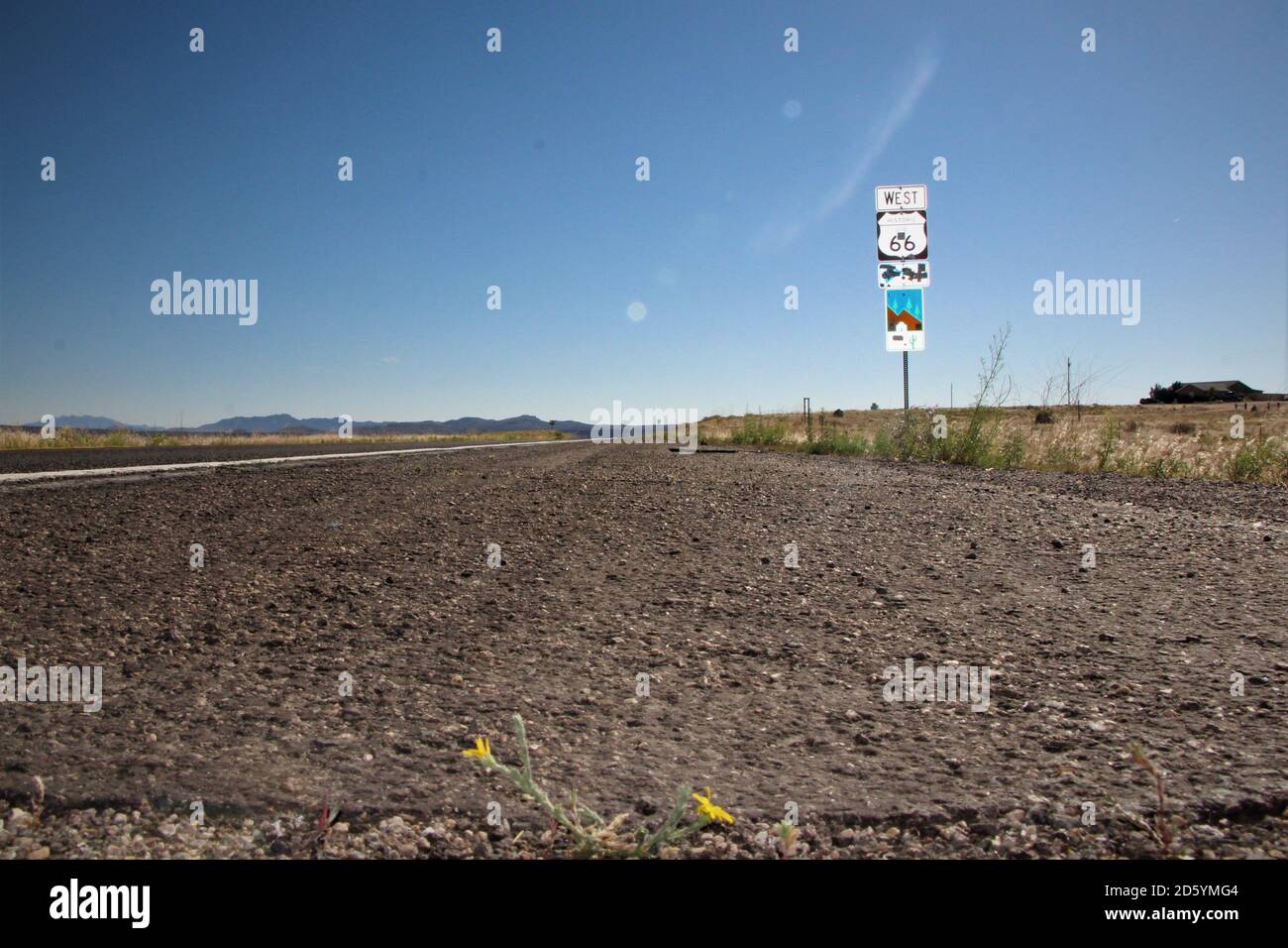 Empty highway low angle shot hi-res stock photography and images - Alamy