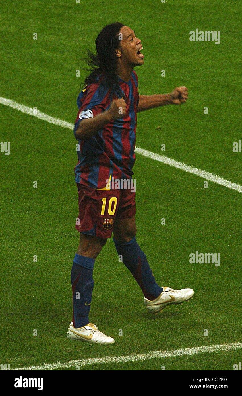 Barcelona's Ronaldinho celebrates Stock Photo - Alamy